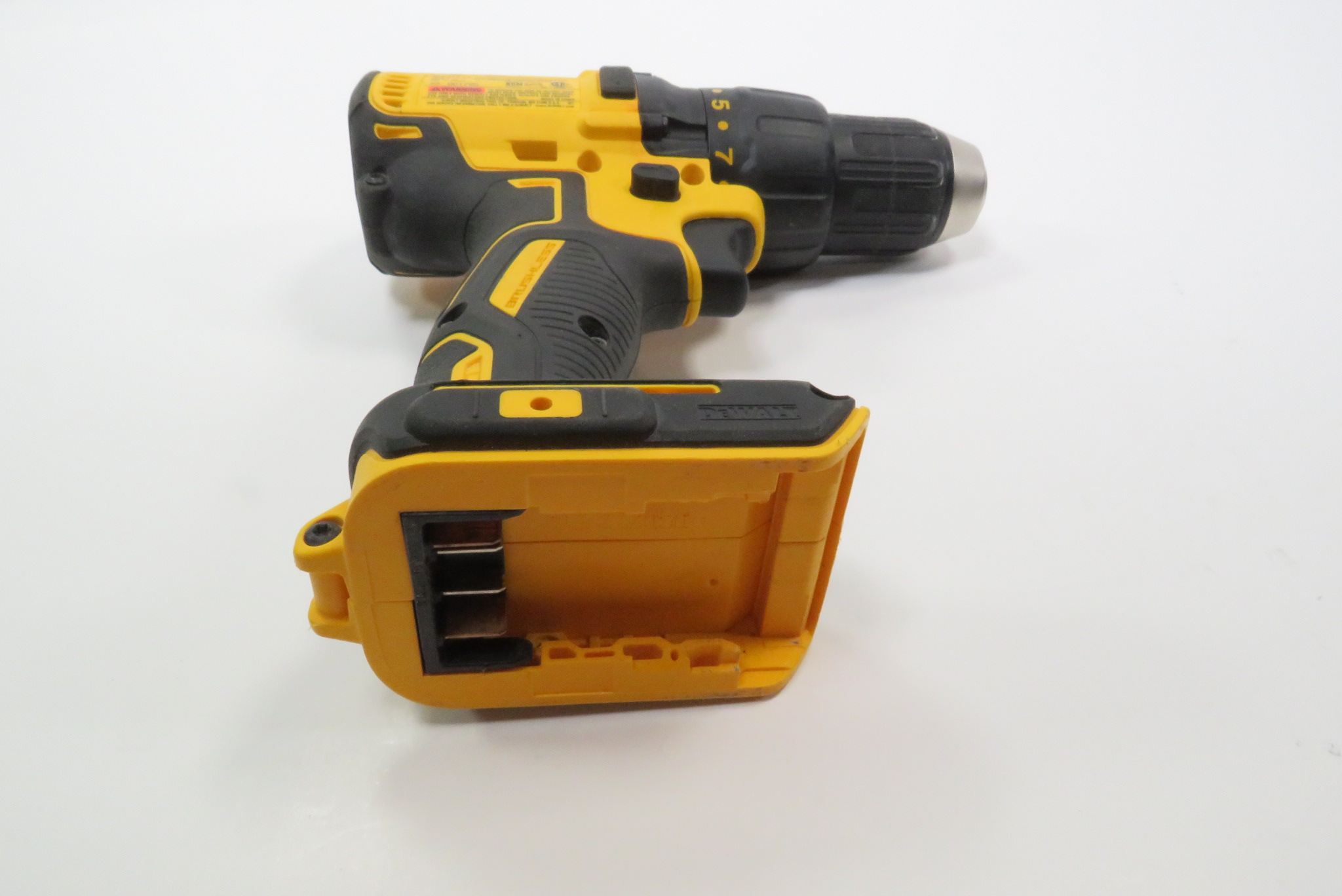 DeWalt DCD777 20-Volt Max Lithium-Ion 1/2" Brushless Cordless Drill Driver