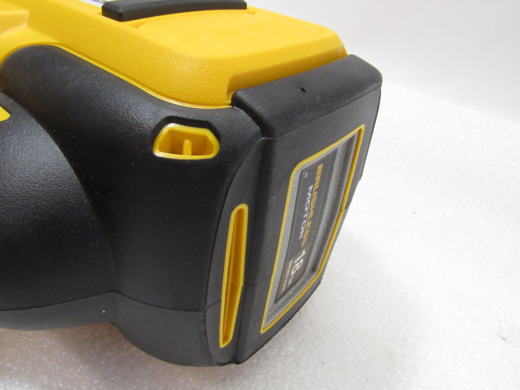 DeWalt DCN680 20V MAX XR Lithium-Ion Cordless 18-Gauge Brad Nailer