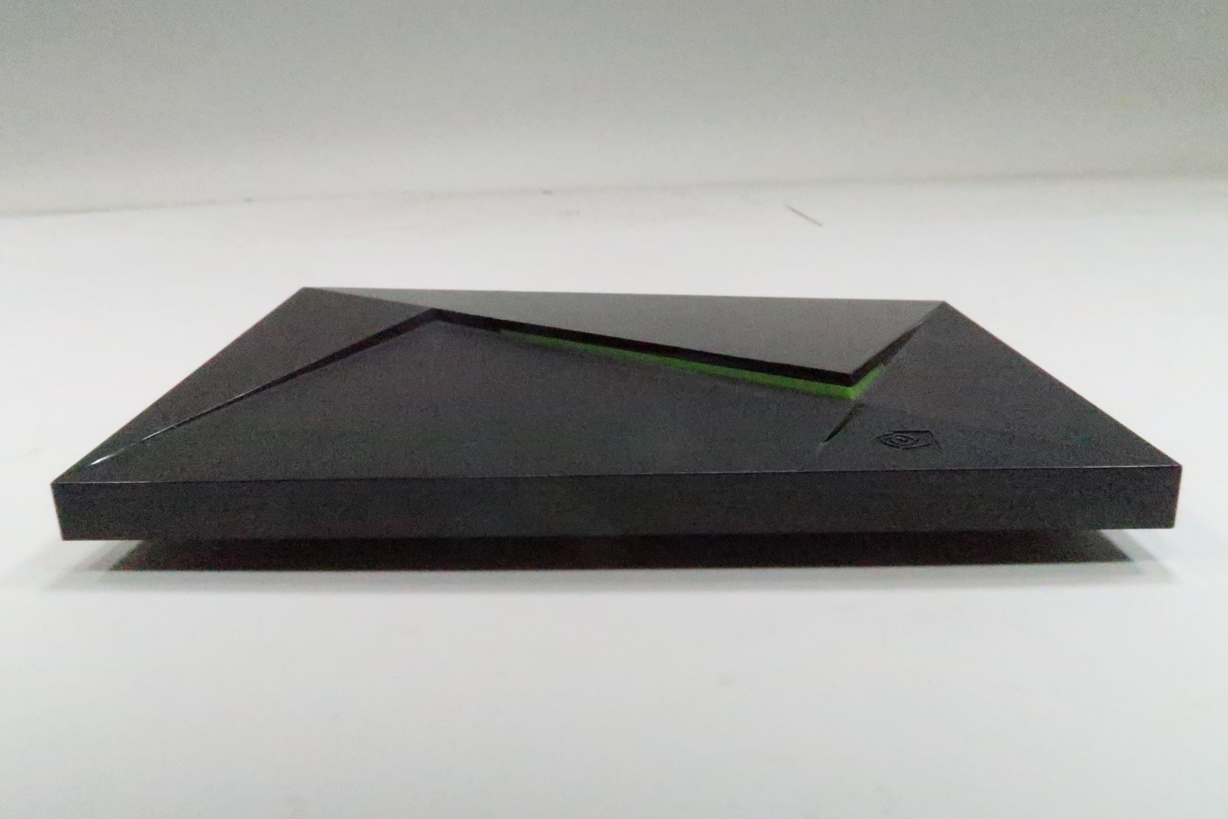 NVIDIA Shield TV Pro P2897 Streaming Media Player 0739