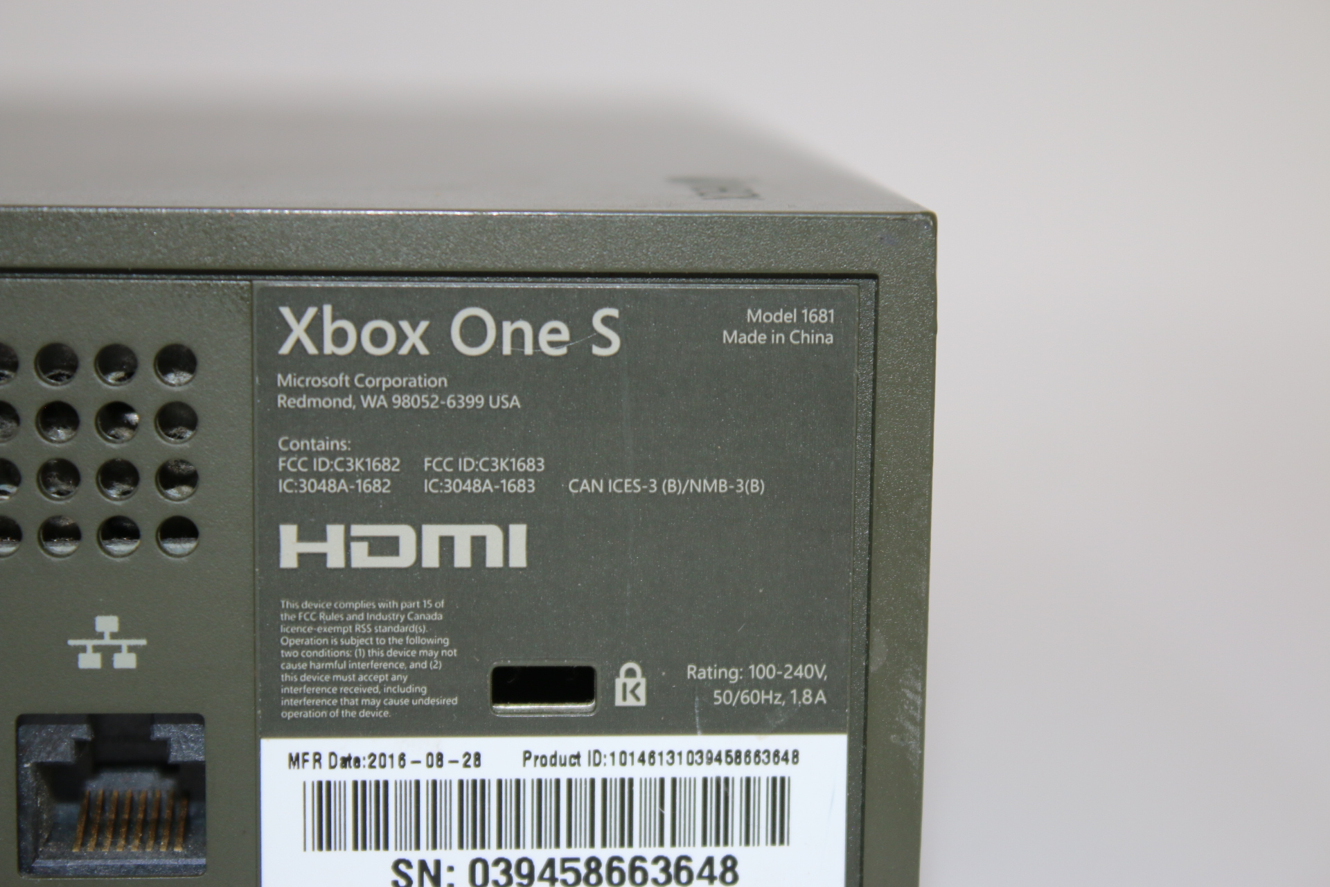 Microsoft 1681 - 500GB Video Game Console - Green - Xbox One S - 3648