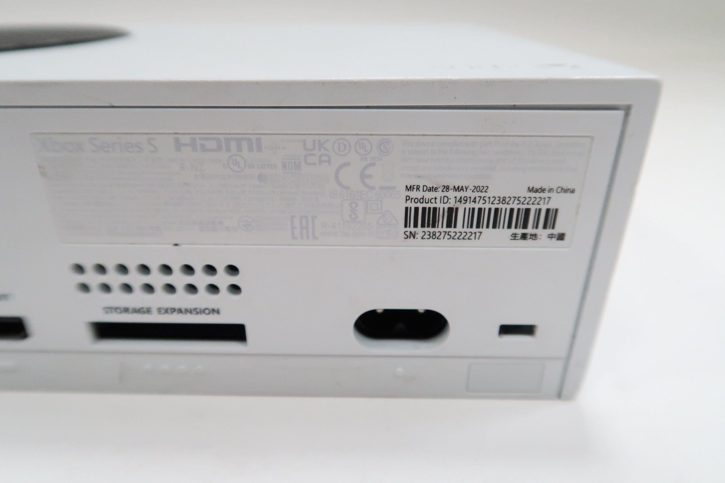 Microsoft 1683 Xbox One S 1TB All Digital Video Game Console 2802