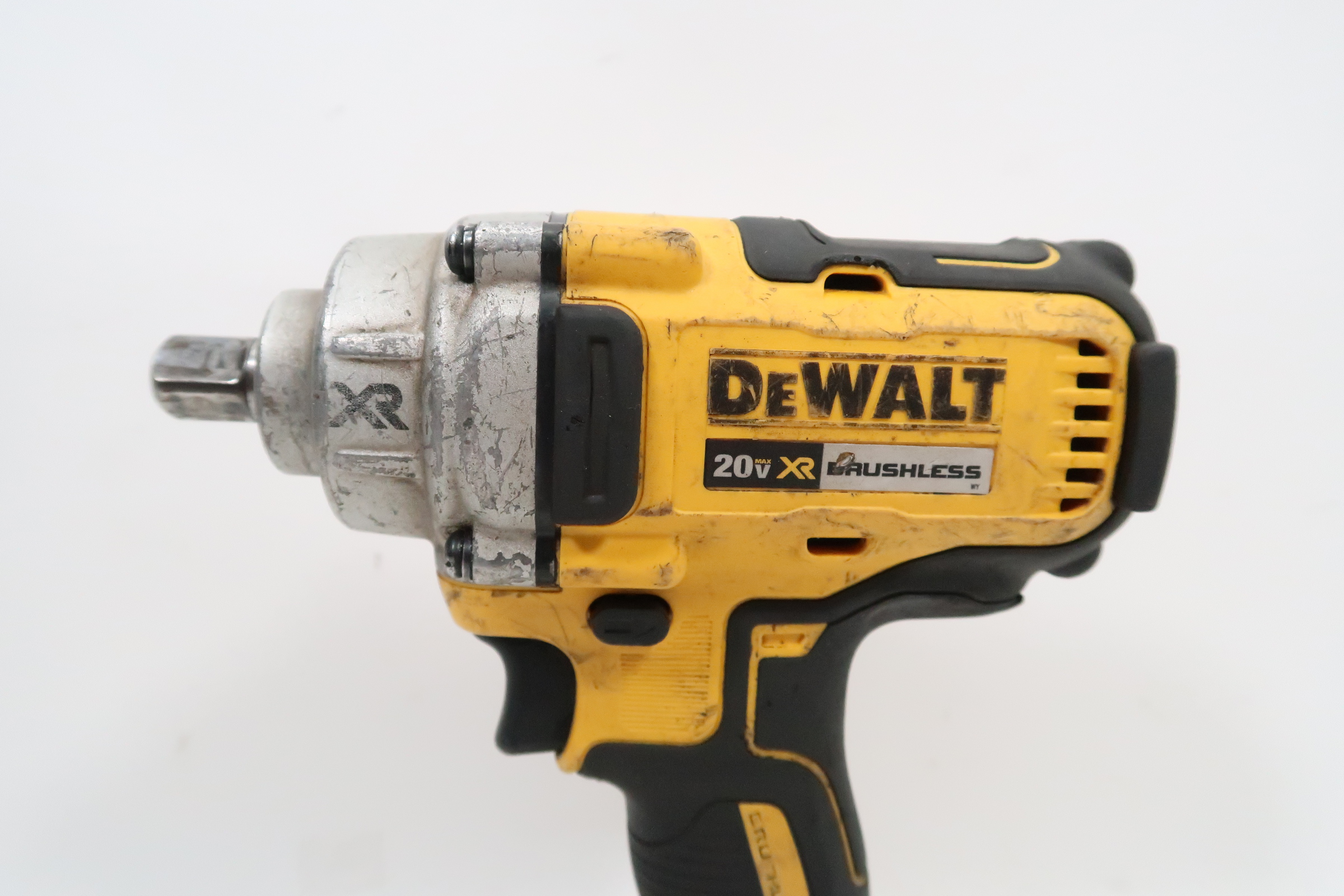 DeWalt DCF894 20V Lithium-Ion Cordless Brushless 1/2 in. Impact Wrench