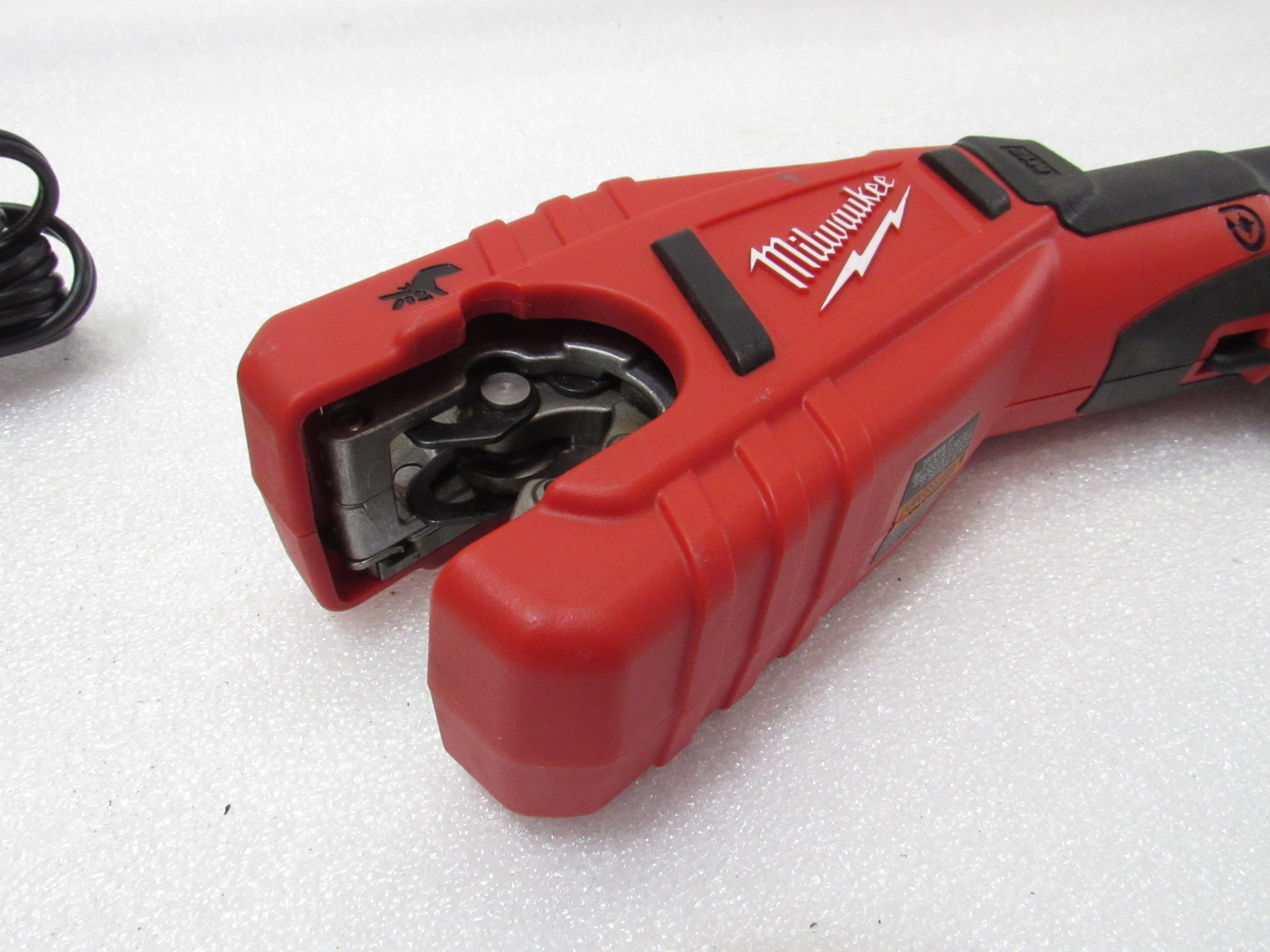 Milwaukee 2471-20 M12 Cordless Copper Tubing Cutter