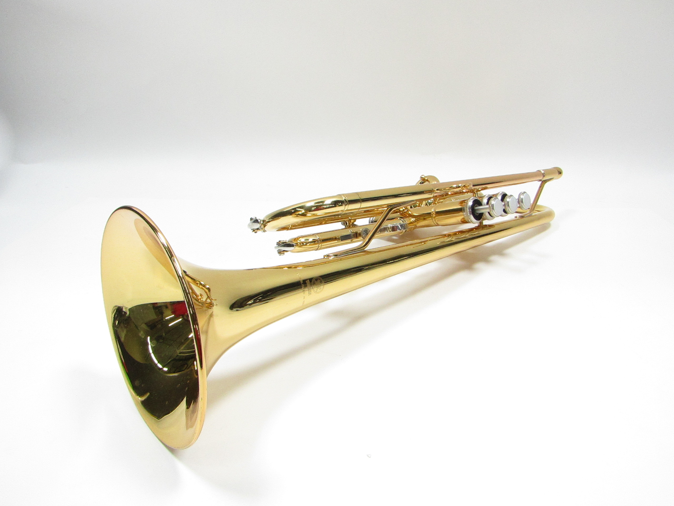 Yamaha YTR-2330 Student Bb Trumpet Gold Lacquer