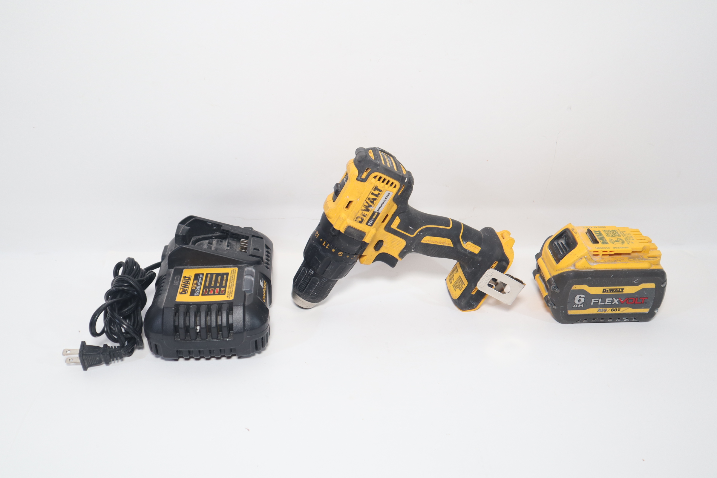 DeWalt DCD777 20V MAX Brushless Cordless Compact Drill/Driver 3082 Tool Set DeWalt DCD777 20V MAX Brushless Cordless Compact Drill/Driver 3082 Tool Set