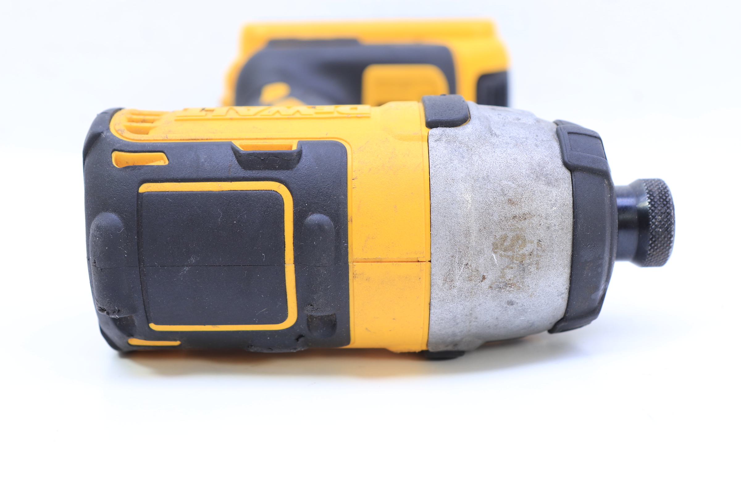 DeWalt DCF887 20V MAX XR Brushless 3-Speed 1/4" Cordless Impact Driver