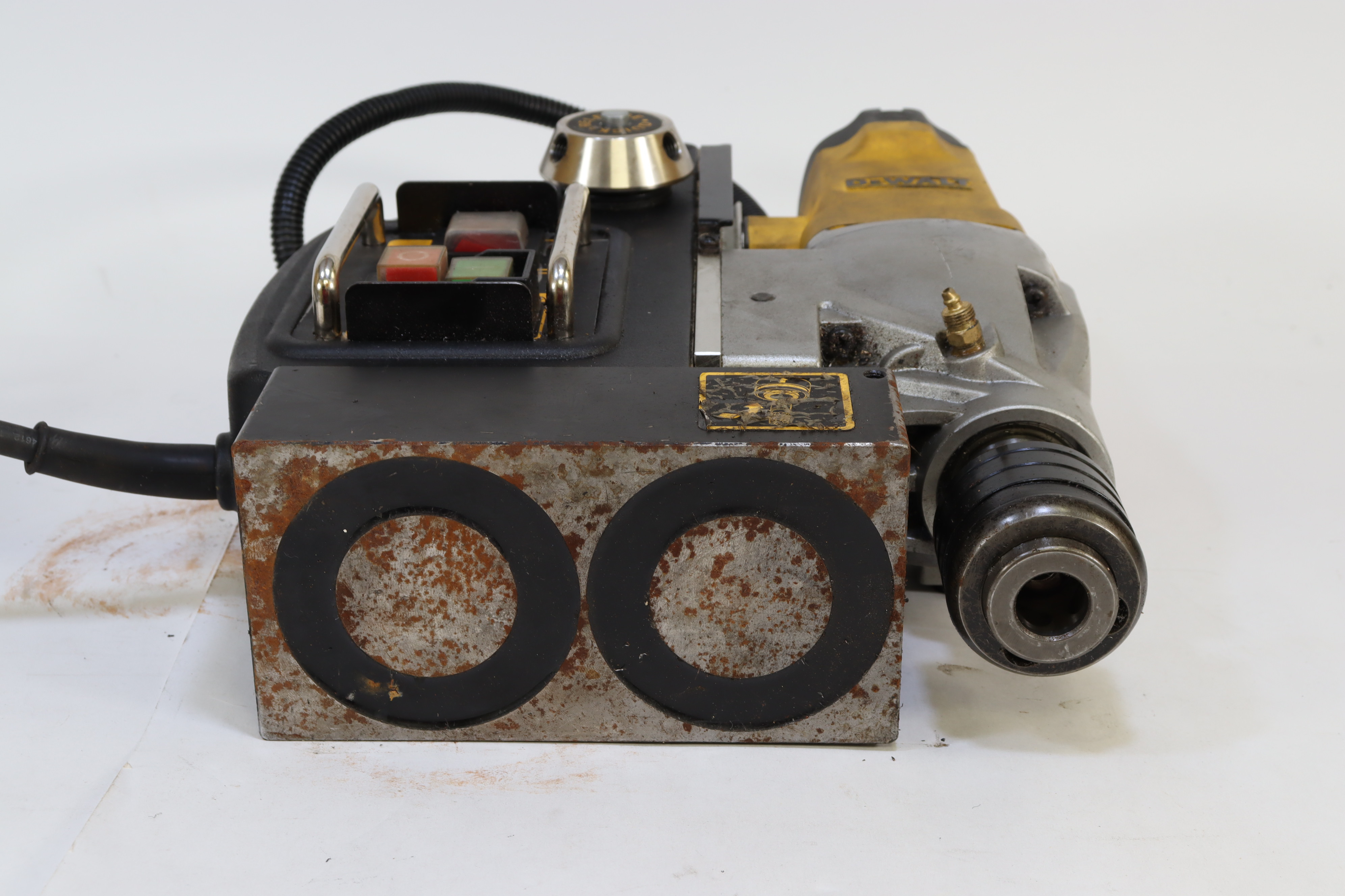 DeWalt Drill Press DWE1622K Magnetic, 2-inch, 10-Amp with 2-Speed Setting