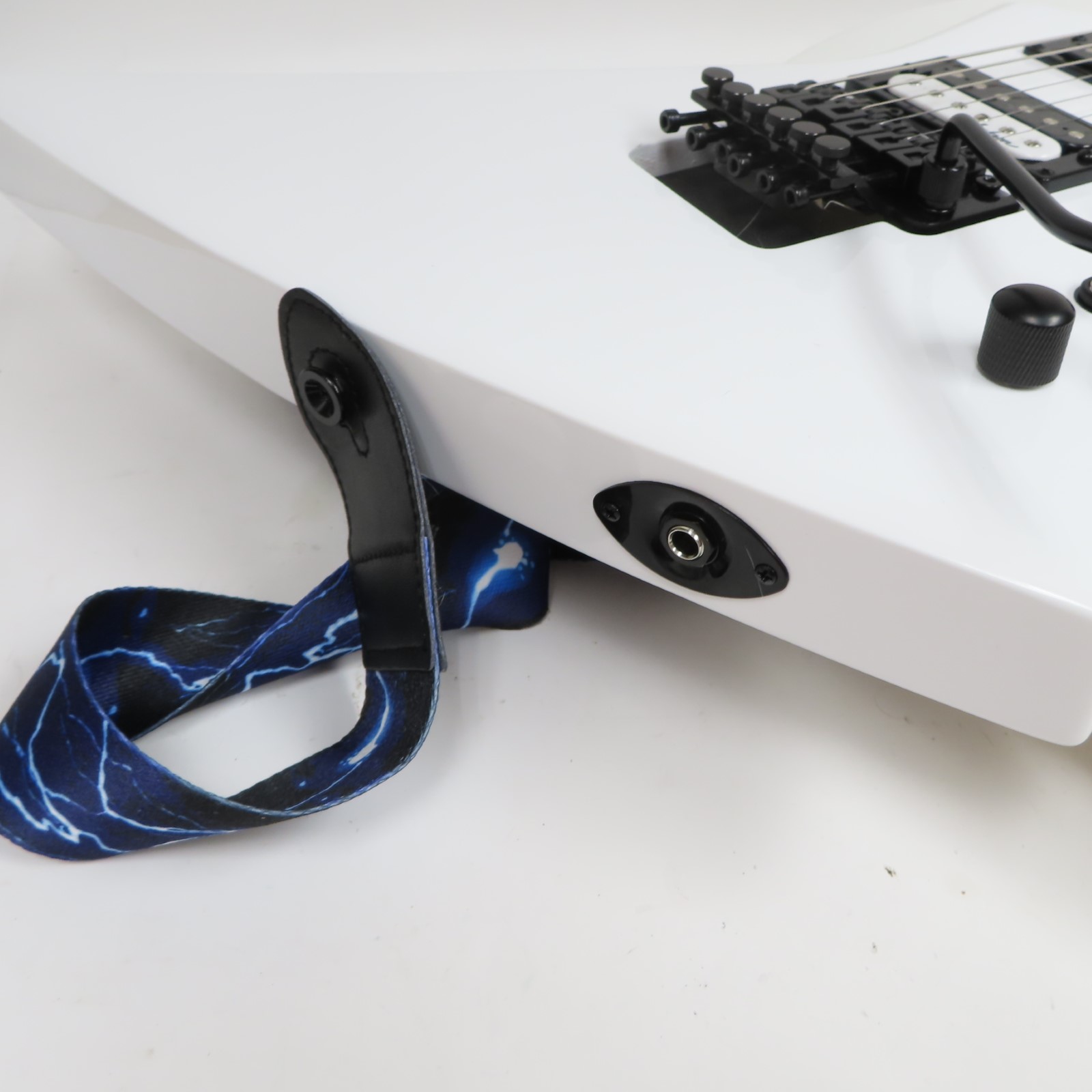 Jackson JS32 JS Series Kelly 6-String Solid Body Electric Guitar - Snow ...