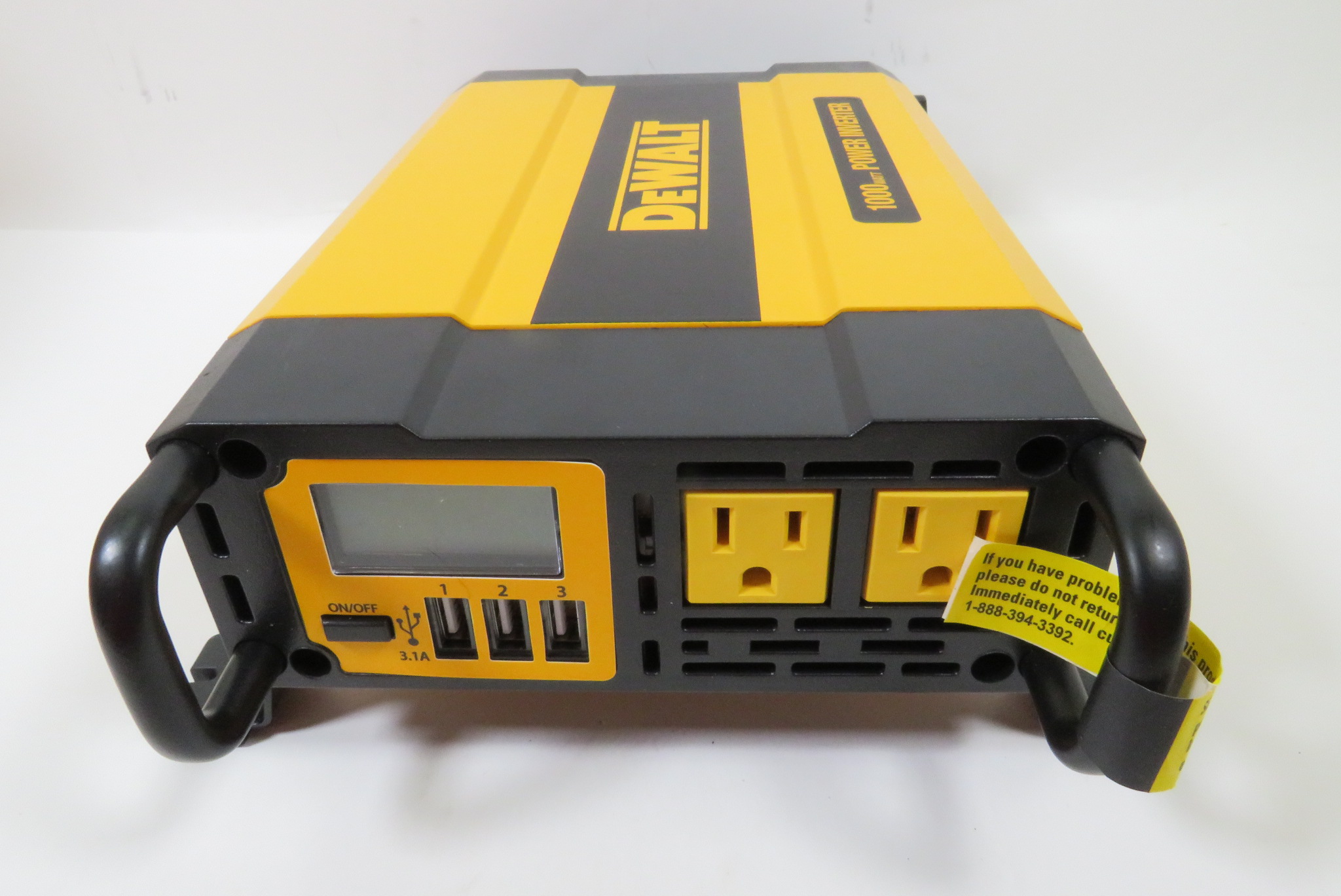 Dewalt Dxaepi1000 1000 Watt Triple Usb Port Portable Car Power Inverter