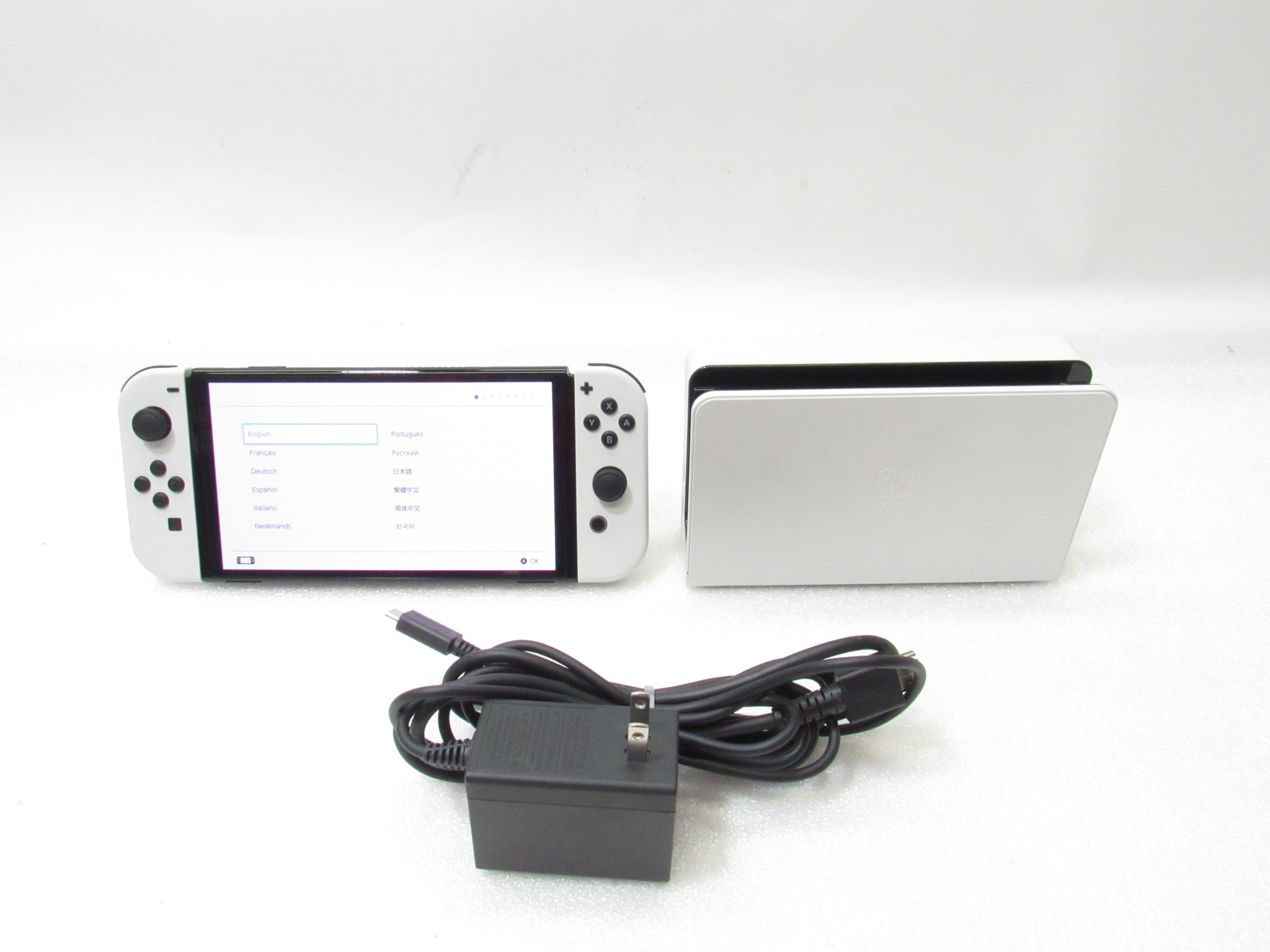 Nintendo HEG-001 OLED Switch 64GB Console White