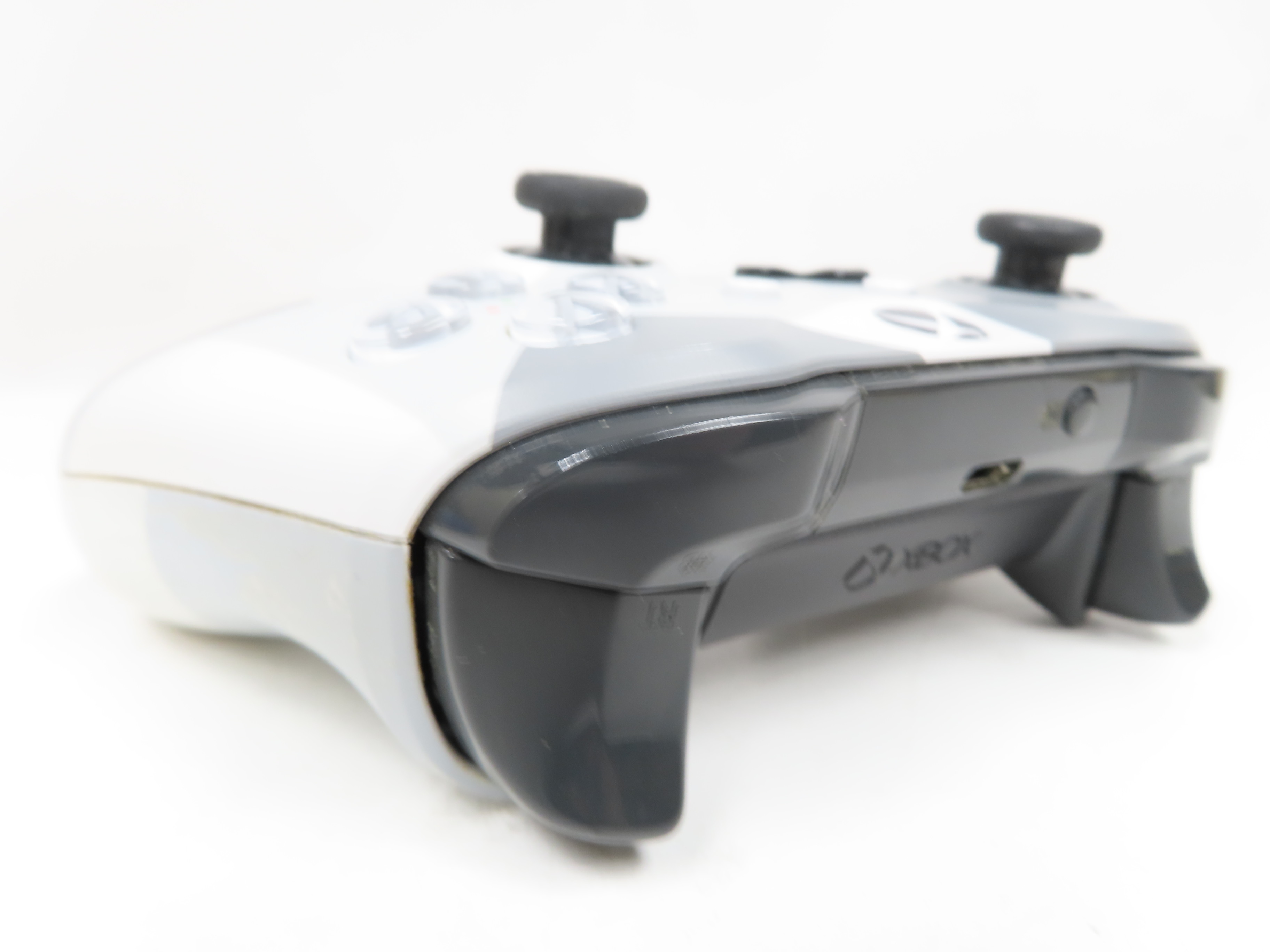 Microsoft 1708 Wireless Controller for Xbox One/PC - Digital White Camo