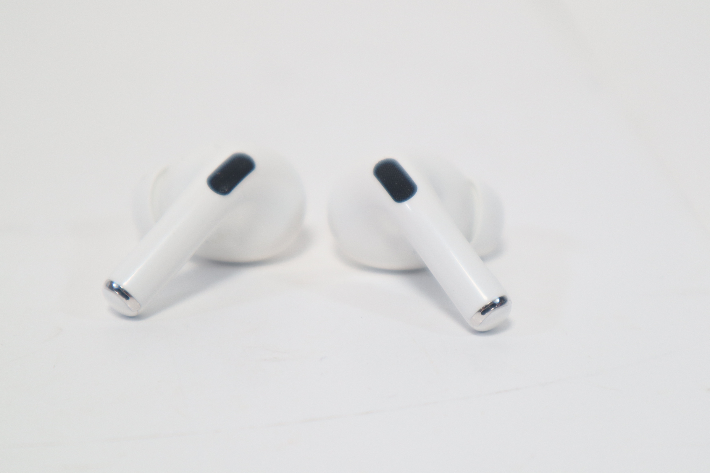 Apple AirPods Pro 2 A2698 & A2699 Gen 2 Noise Cancelling Bluetooth ...