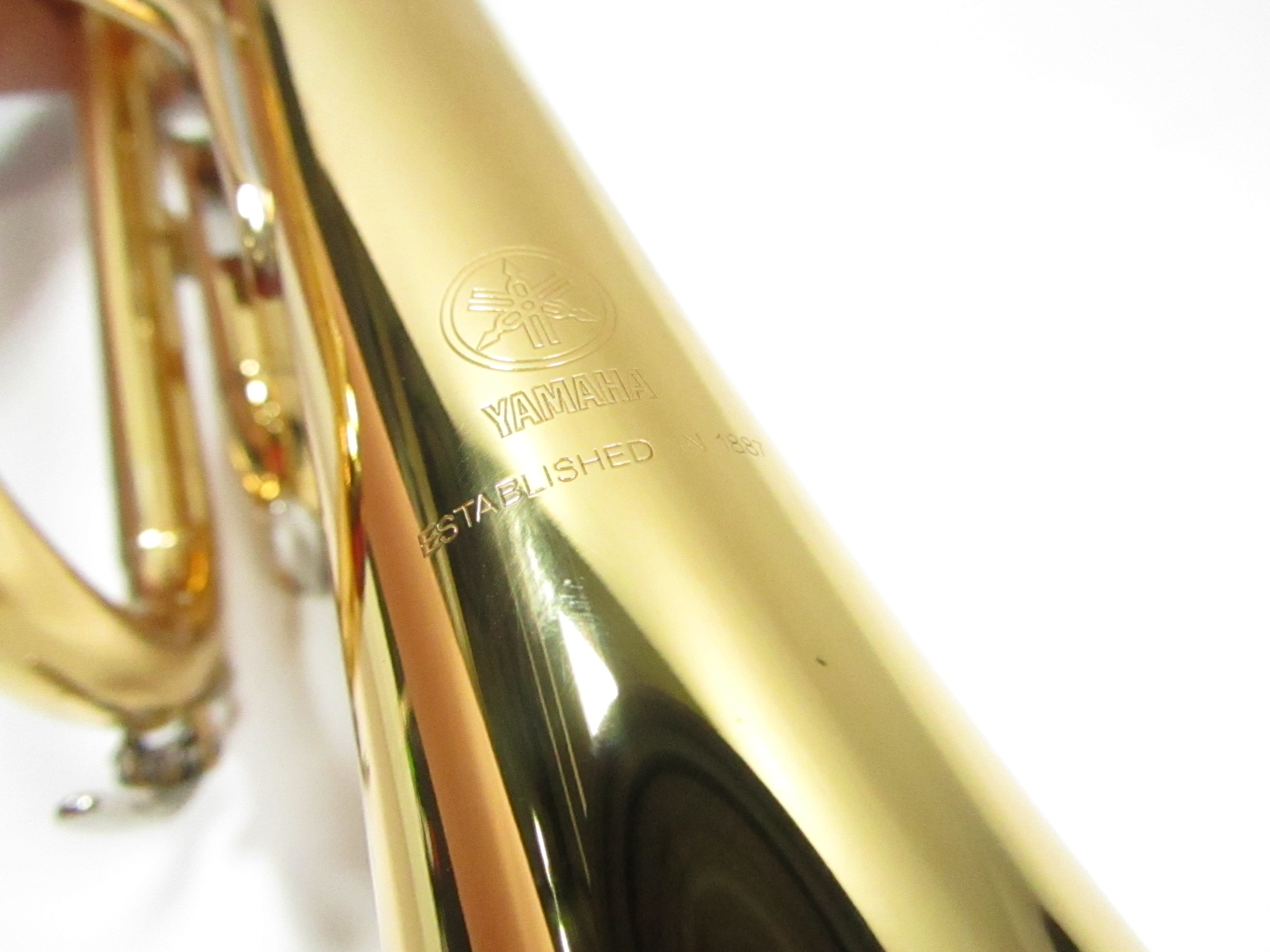 Yamaha YTR-2330 Student Bb Trumpet Gold Lacquer