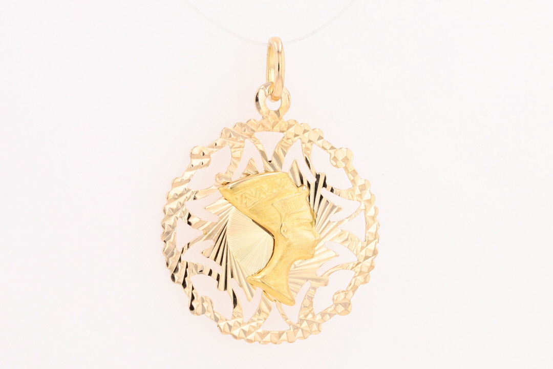 36mm Diamond Cut Nefertiti Pendant without Chain 18k Yellow Gold 3.88 Grams