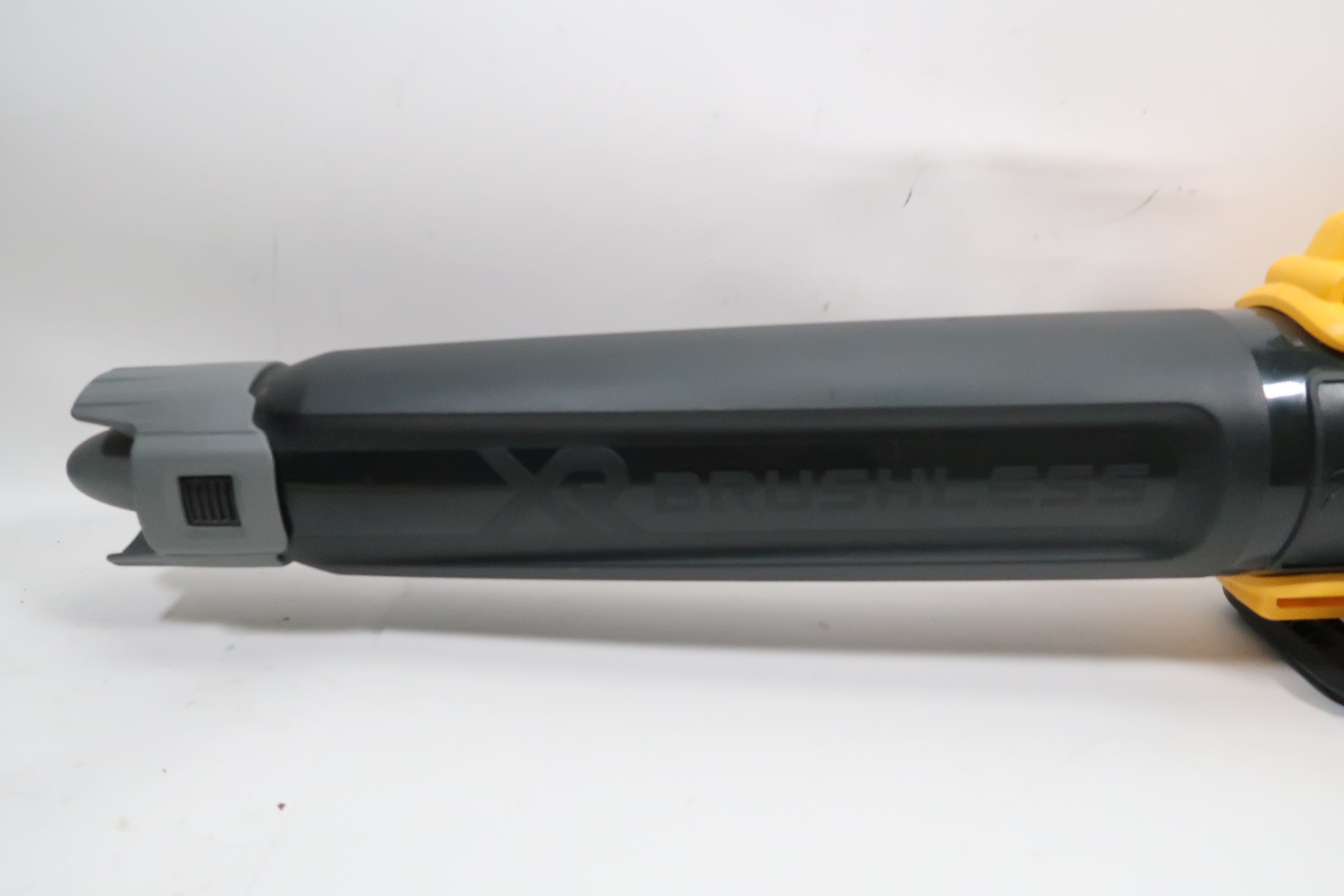 DeWalt DCBL722 20V MAX 125 MPH 450 CFM Cordless Handheld Leaf Blower