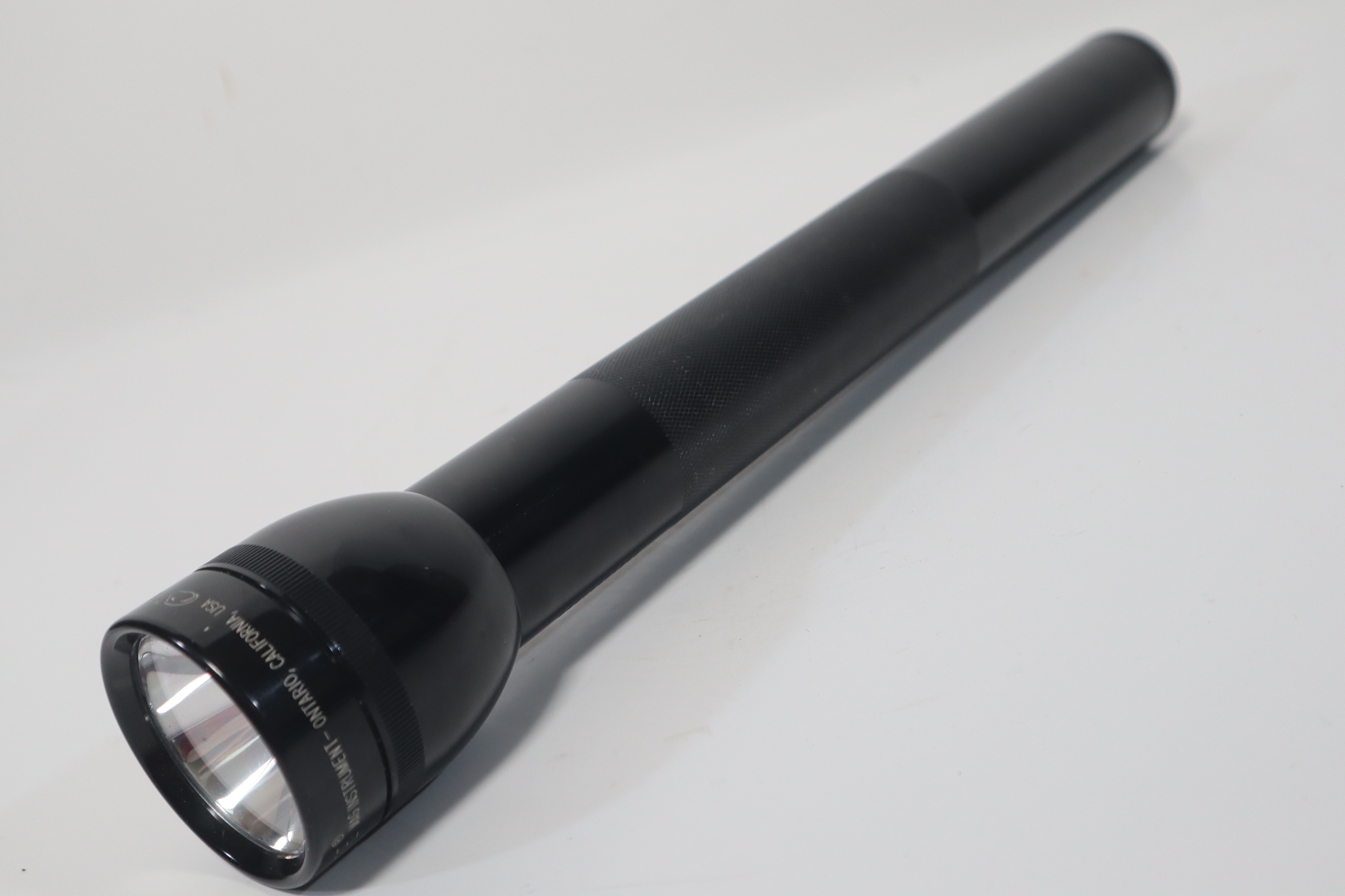 MAG-LITE Mag Instrument MGLS3D016 Black Aluminum Cased Standard Flashlight