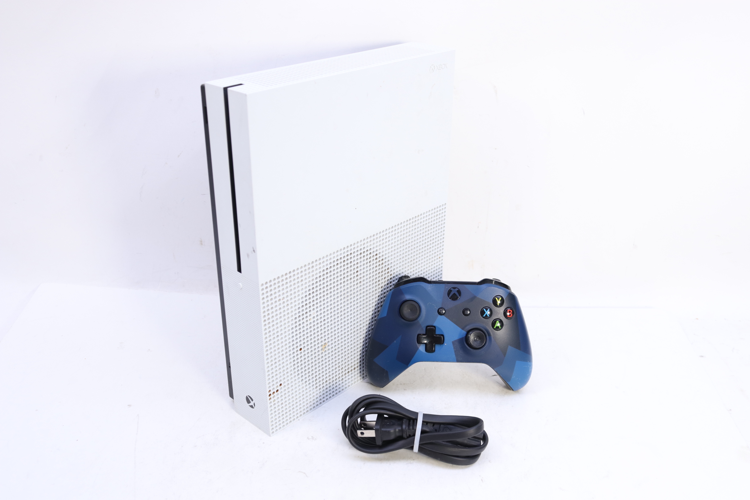 Microsoft Xbox One S 500GB 1681 Video Game Console 5748