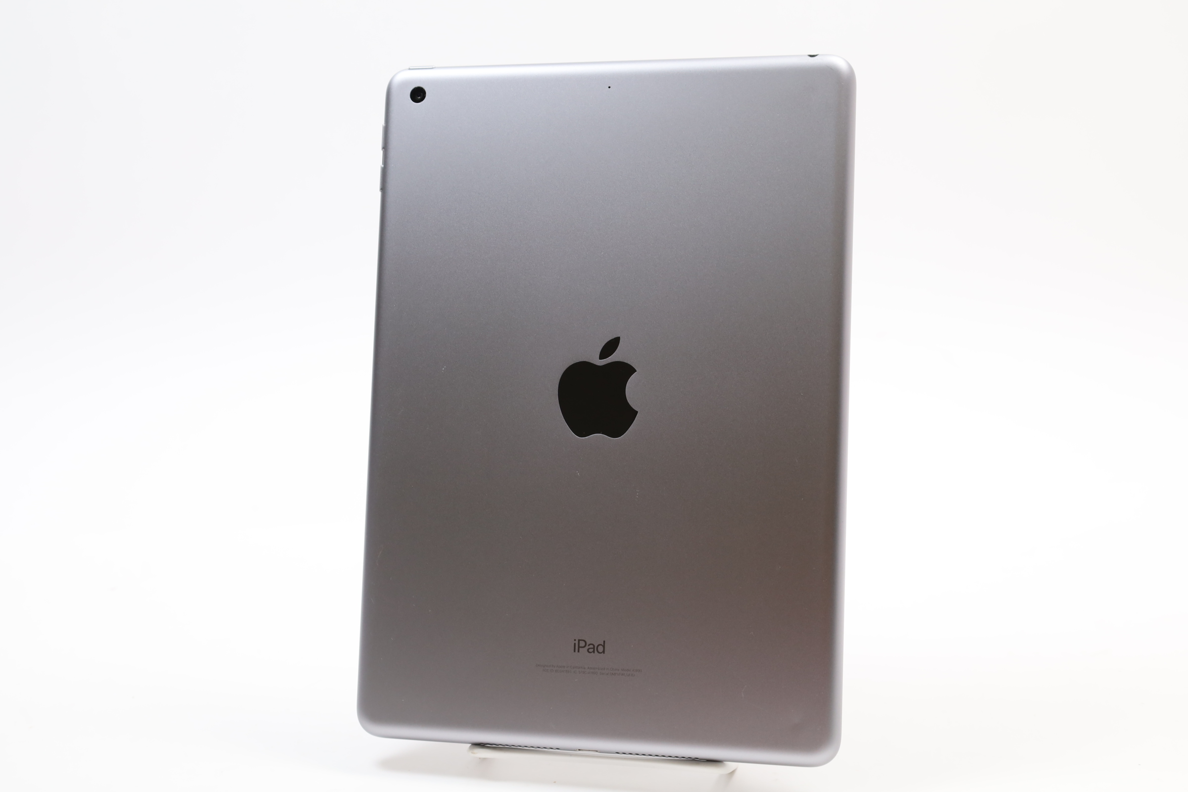 Apple iPad 6th Gen MR7F2LL/A 32GB Wi-Fi 9.7" Tablet - Space Gray
