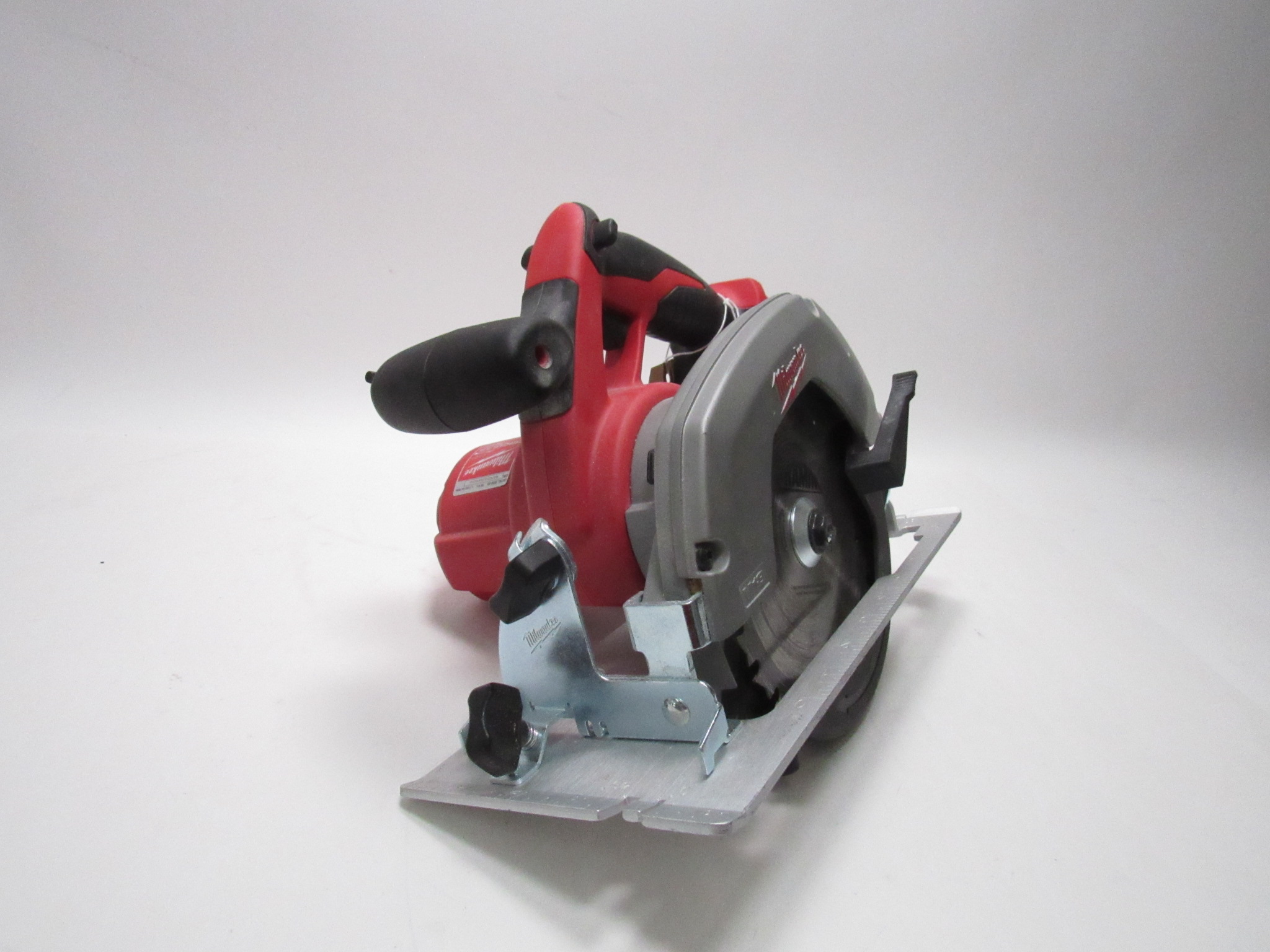 Milwaukee 2630-20 M18 18V Lithium-Ion 6-1/2" Cordless Circular Saw Tool Only