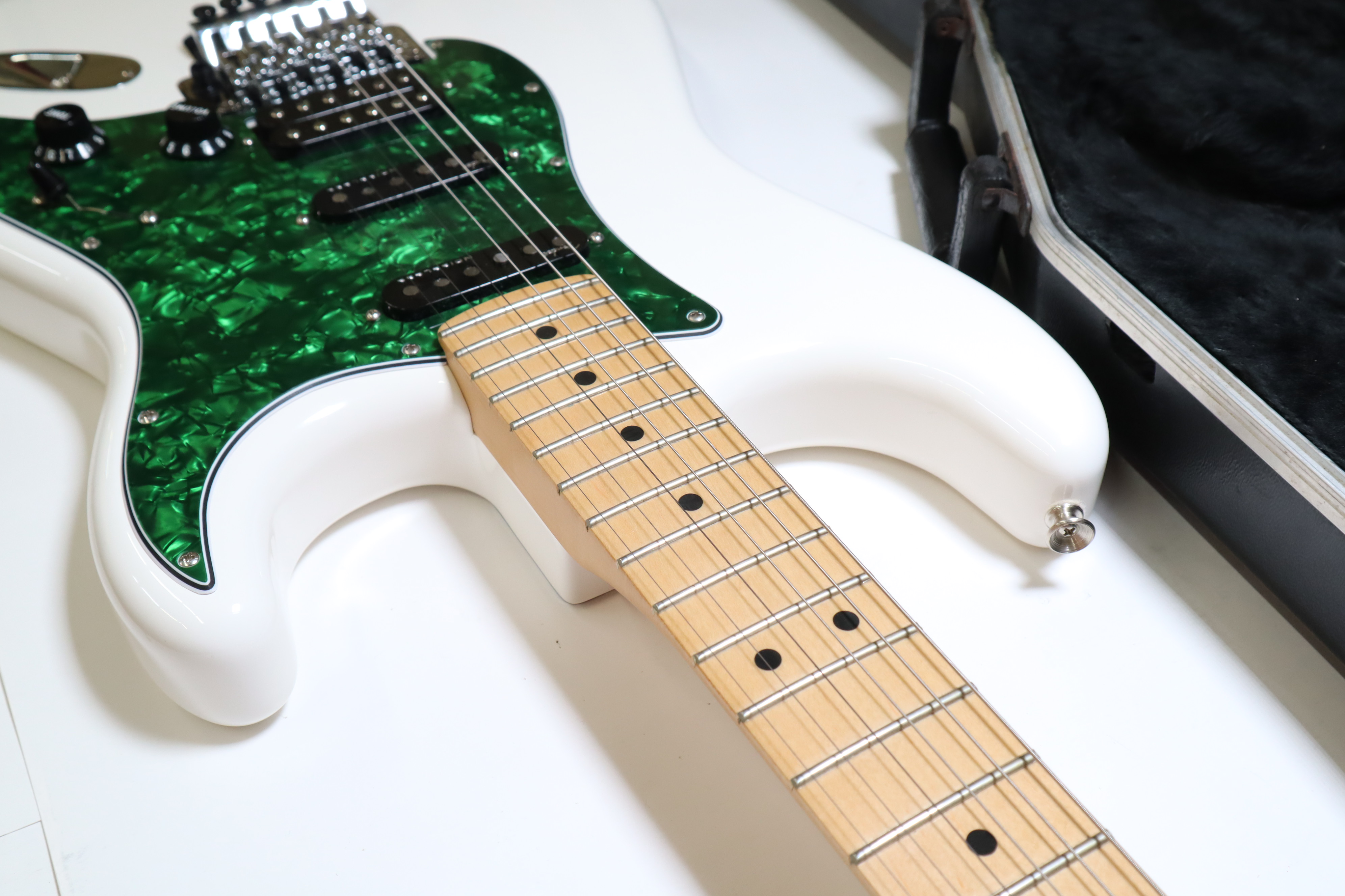 Fender Stratocaster Floyd Rose HSS Right Handed 6 String Electric ...