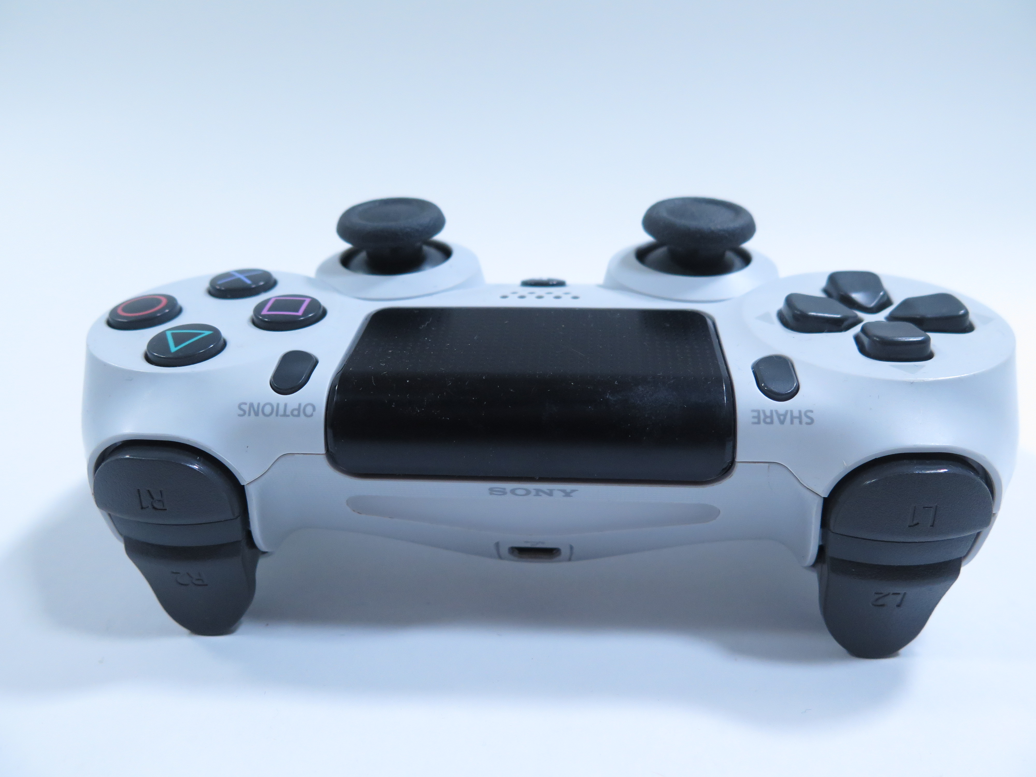 Sony CUH-ZCT2U PlayStation 4 Dual shock Wireless Controller - White 9155