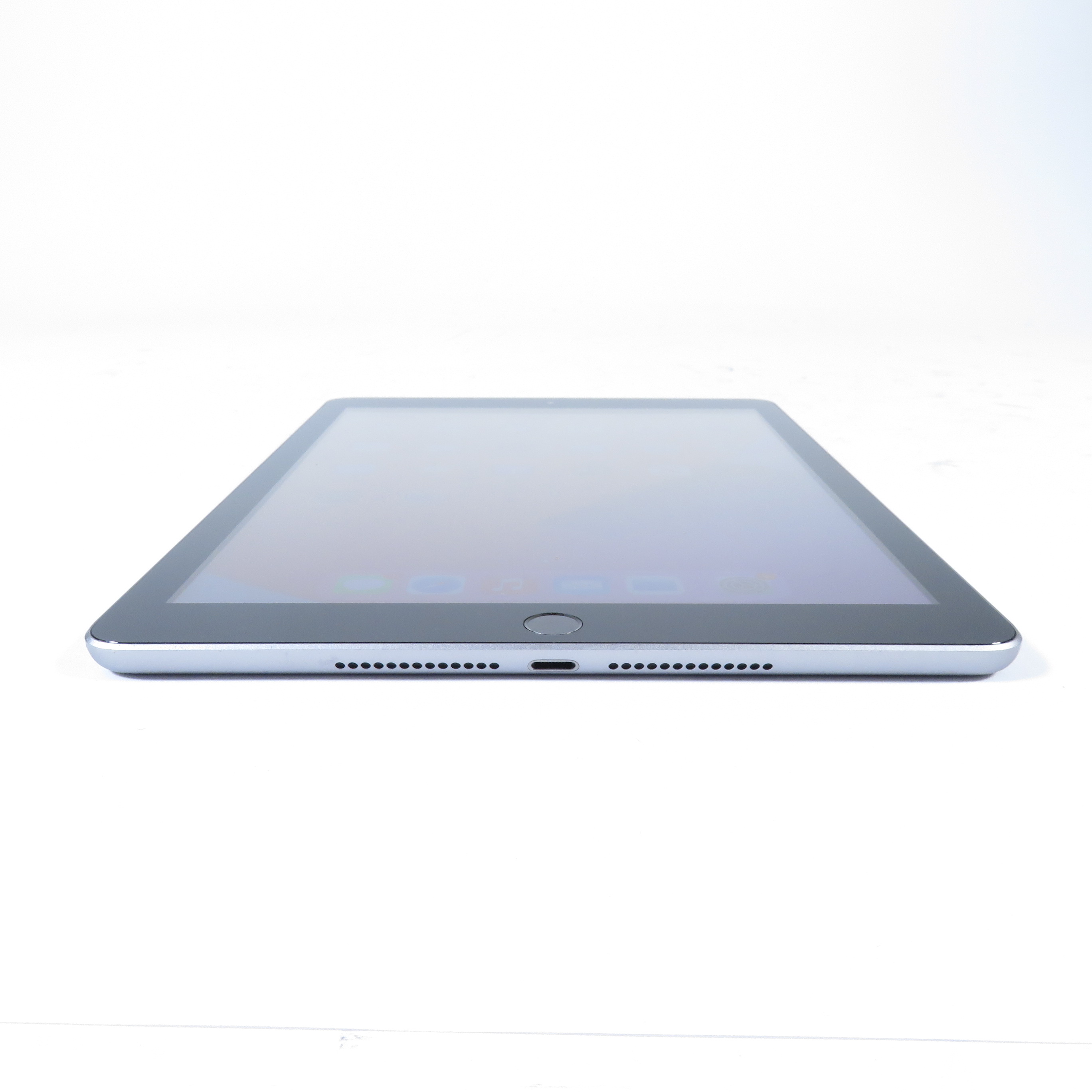 Apple iPad MP2F2LL/A 5th Gen. WiFi Only 32GB Storage Space Gray Tablet 3575