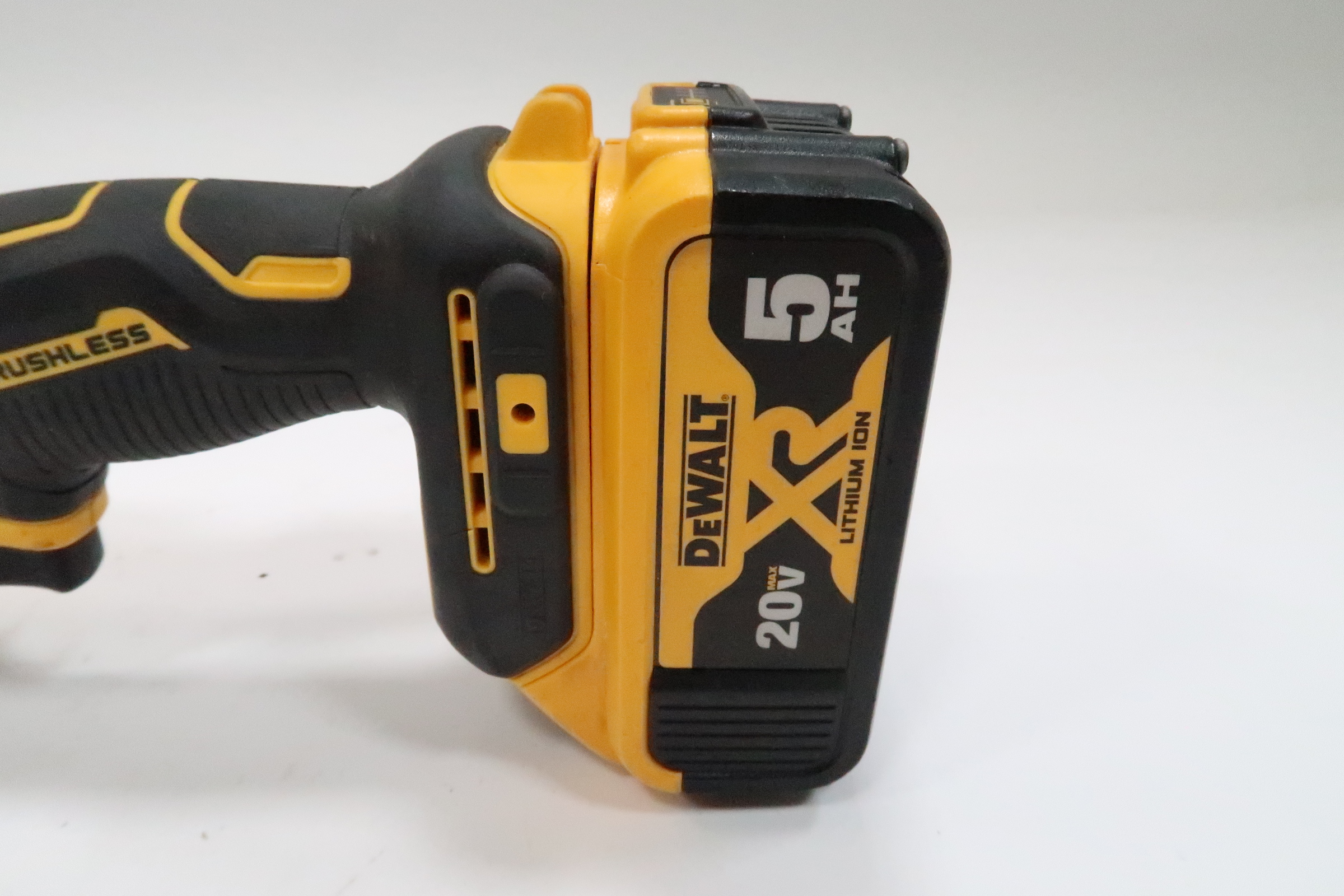 DeWalt DCS356 20V MAX XR Cordless Brushless 3-Speed Oscillating Multi ... DeWalt DCS356 20V MAX XR Cordless Brushless 3-Speed Oscillating Multi ...