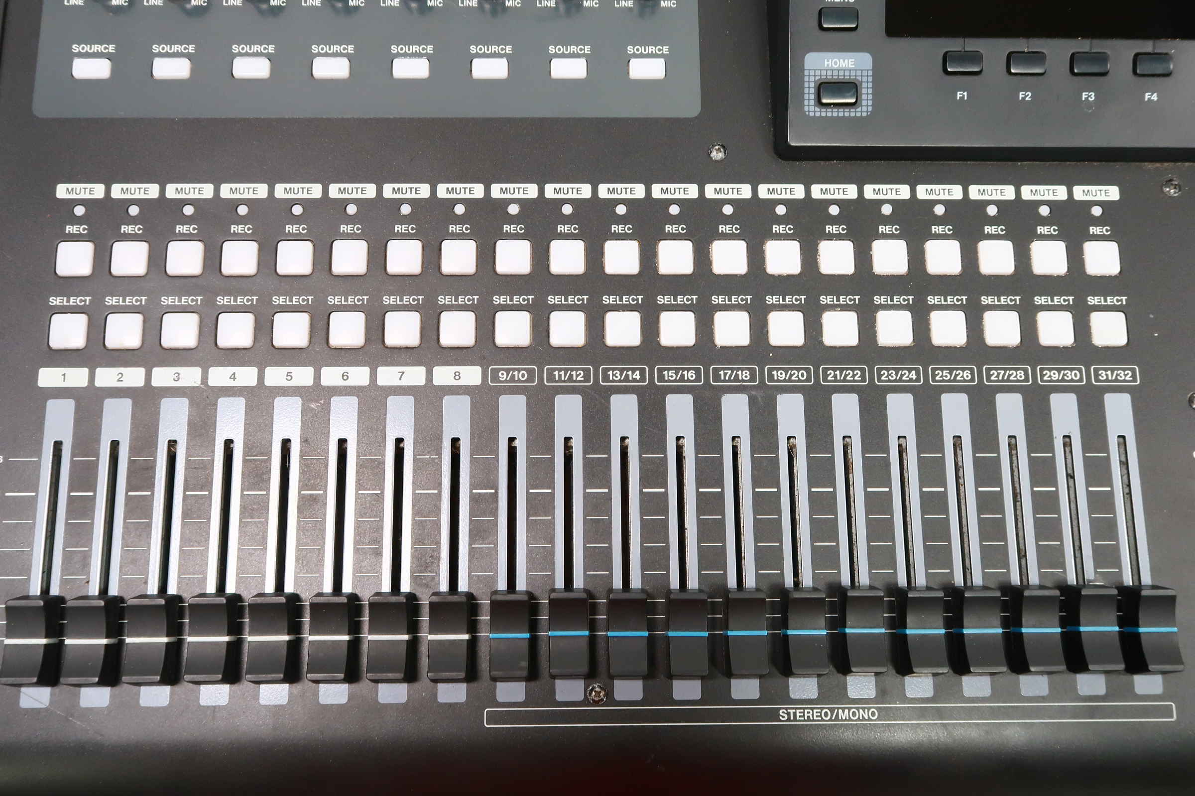 TASCAM DP-32SD Digital Portastudio Recording System