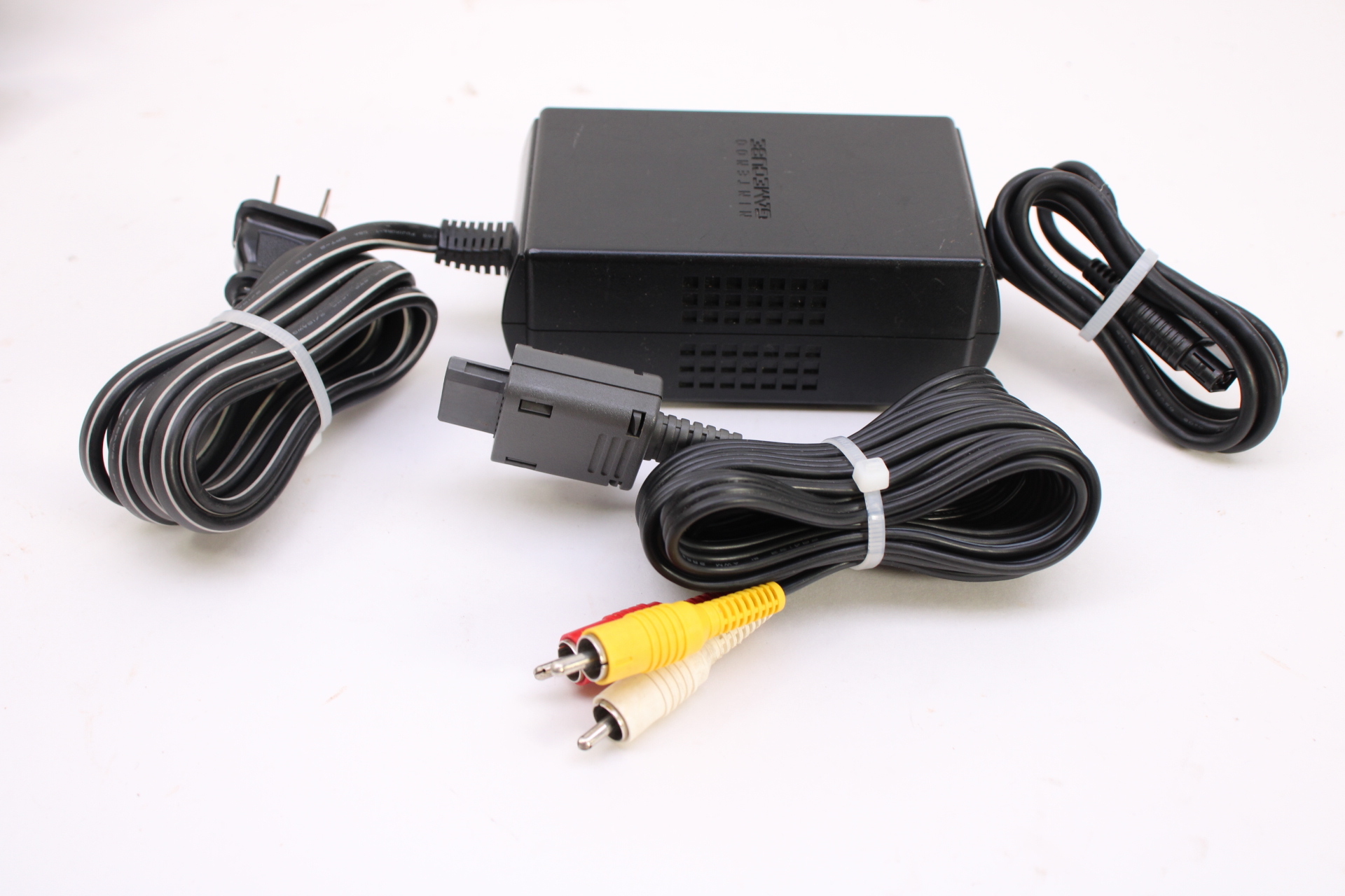 Nintendo GameCube DOL-001 480P Resolution Home Video Game Console - 8610