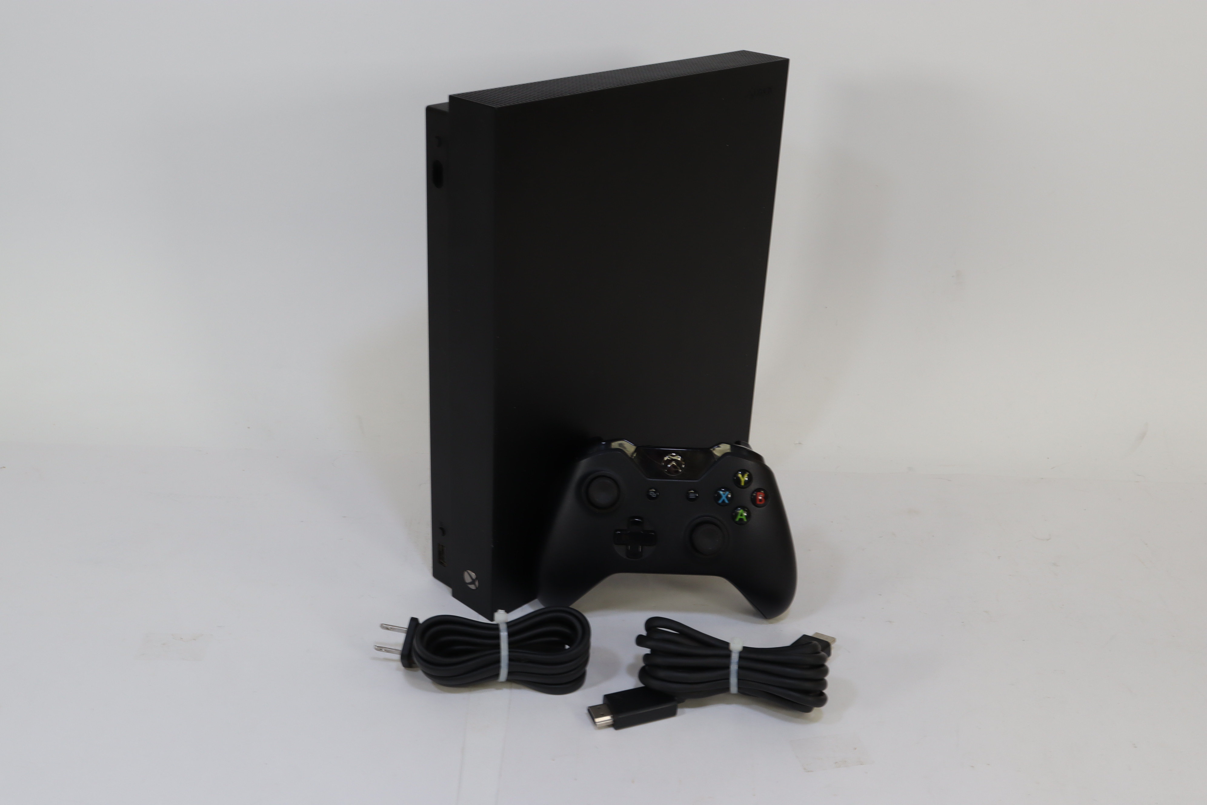 Microsoft Xbox One X 1787 1TB 4K Video Game Console Xbox One X - 0672