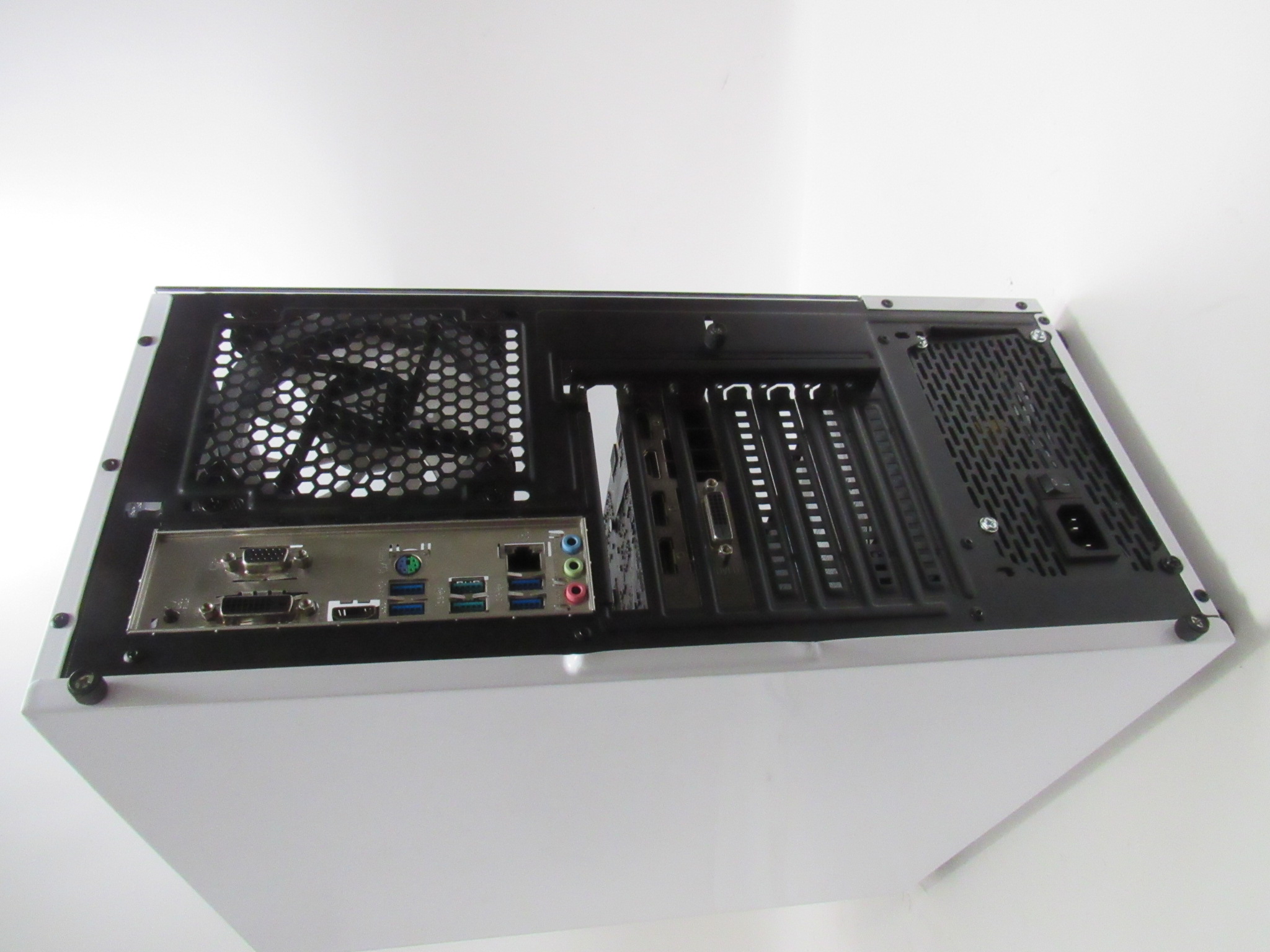 Asus Genesis 1M9NK0M AMD Ryzen 5 5500 1TB SSD 32GB RAM Gaming Desktop PC