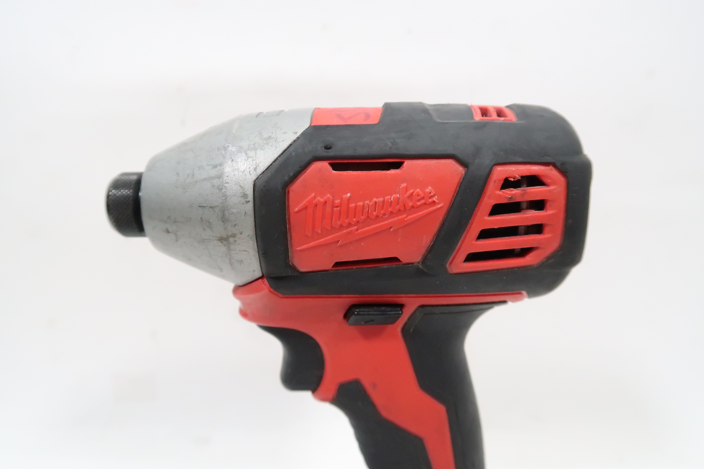 Milwaukee 7 16 Hex Quick Connect Impact Wrench