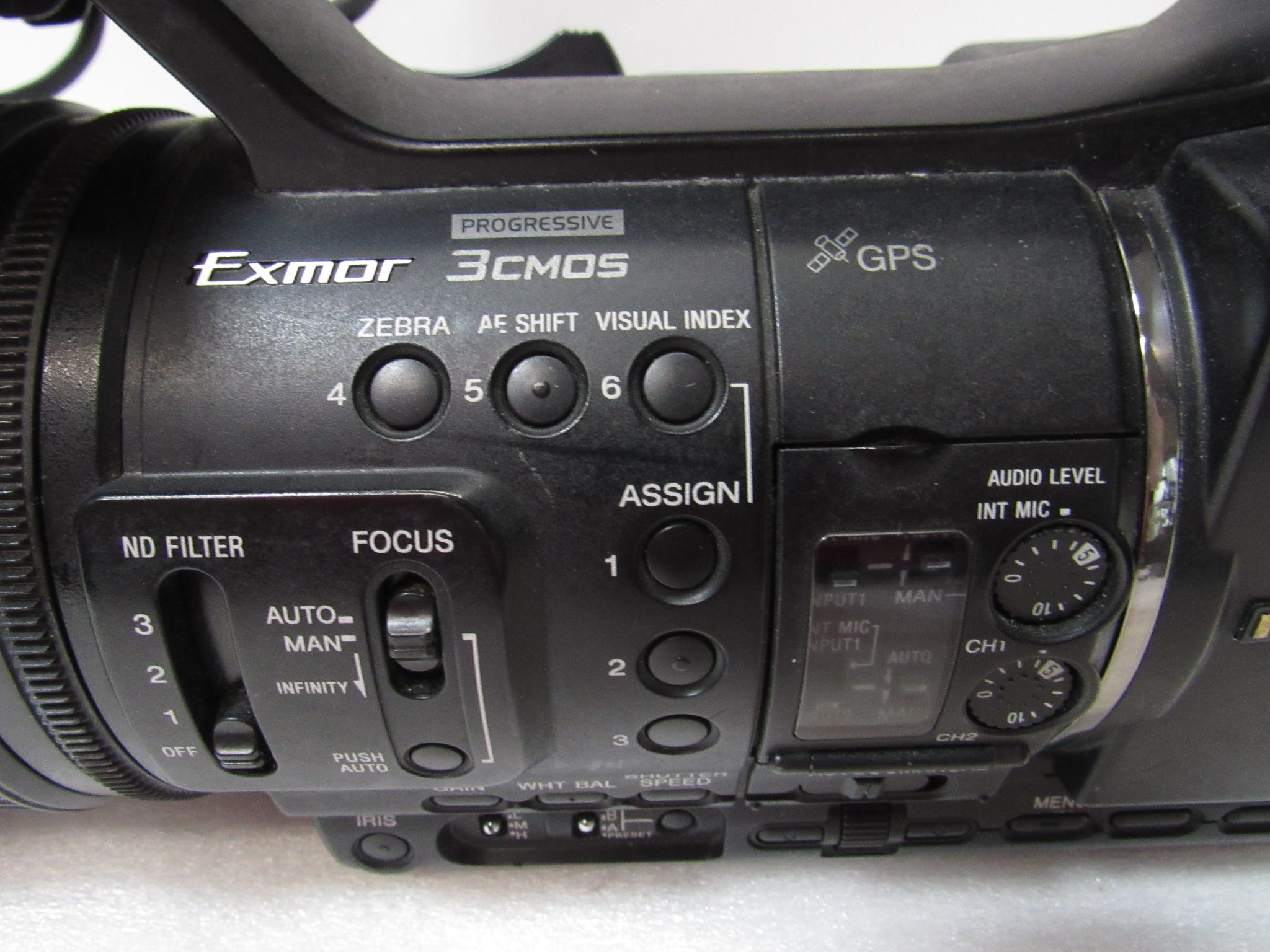 Sony HXR-NX5U Digital HD Video Camcorder 3.2" Screen