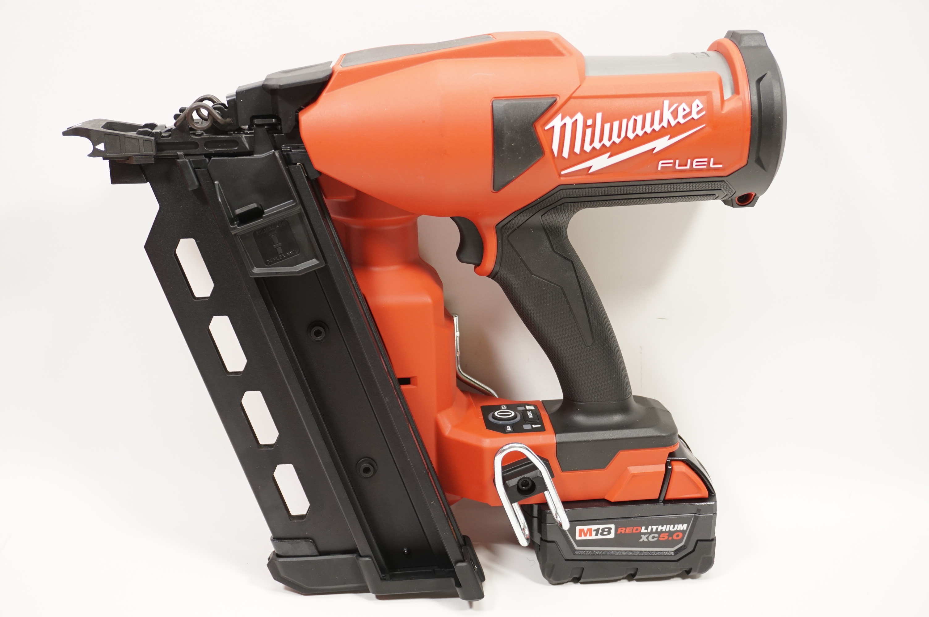 Milwaukee 2844-20 18V Brushless Li-Ion Cordless 21-Degree Duplex Nailer