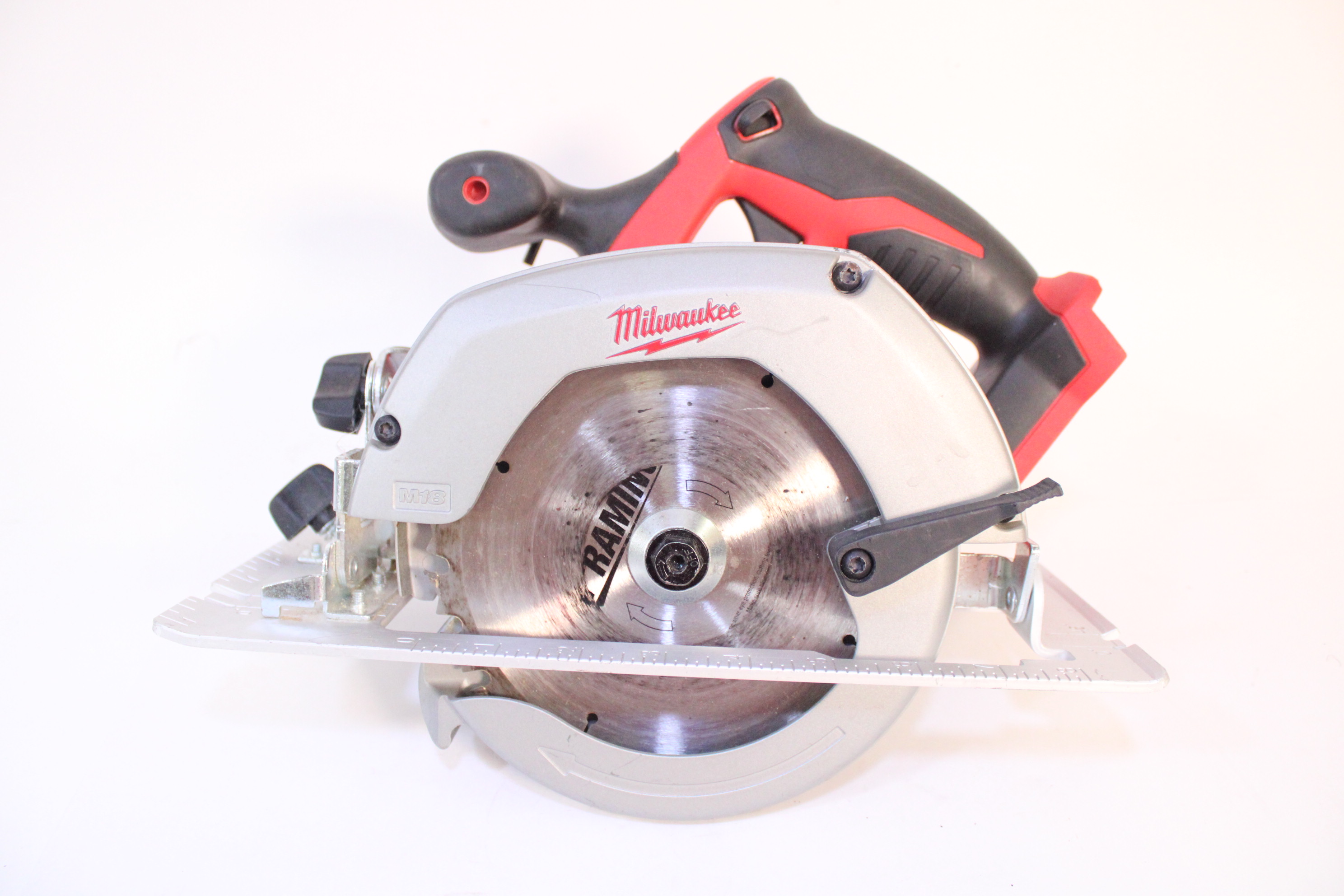 Milwaukee 2630-20 M18 18V Lithium-Ion 6-1/2" Cordless Circular Saw