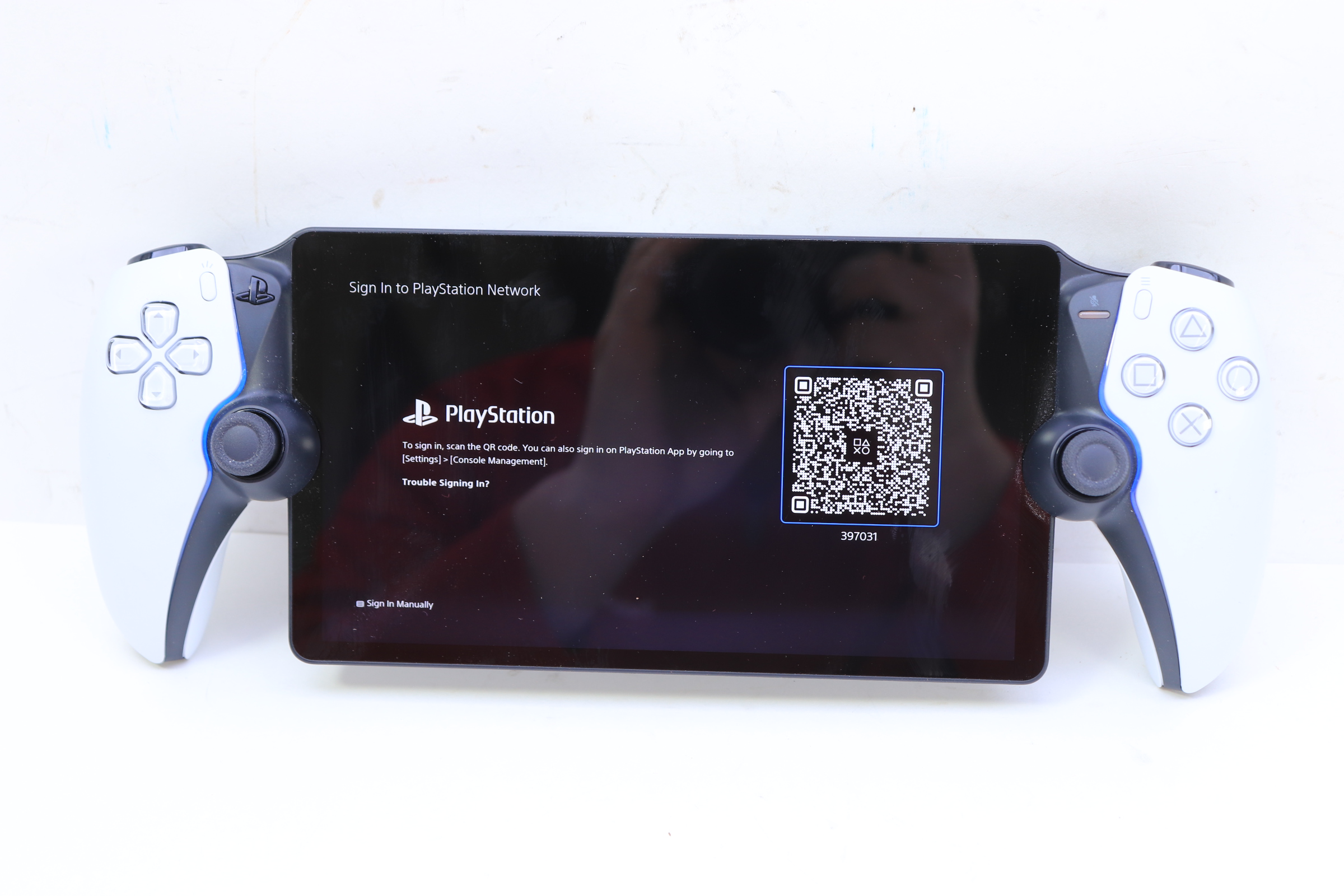 Sony PlayStation Portal CFI-Y1001 Portable Handheld 8'' Wi-Fi Remote Player
