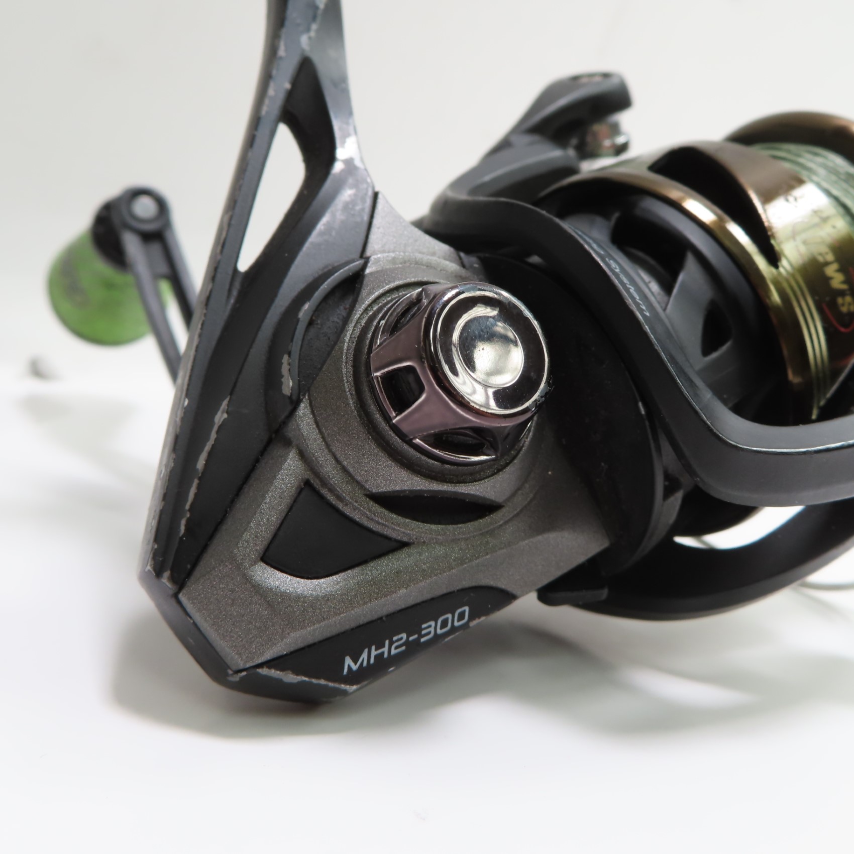 Lew's MH2-300 Mach II 5.2:1 Right-Hand Spinning Fishing Reel - Black