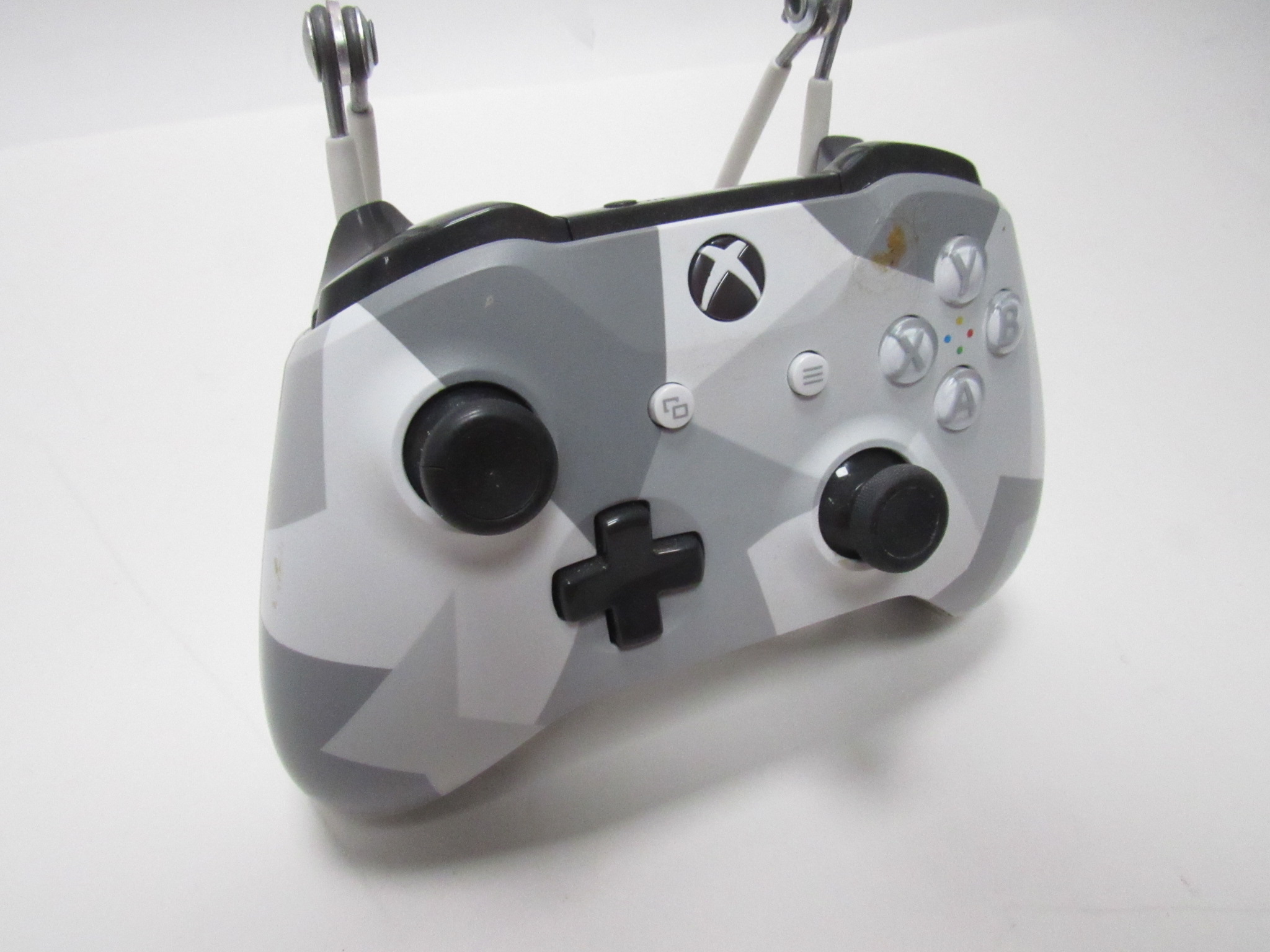 Microsoft 1708 Xbox One Controller Grey Camo