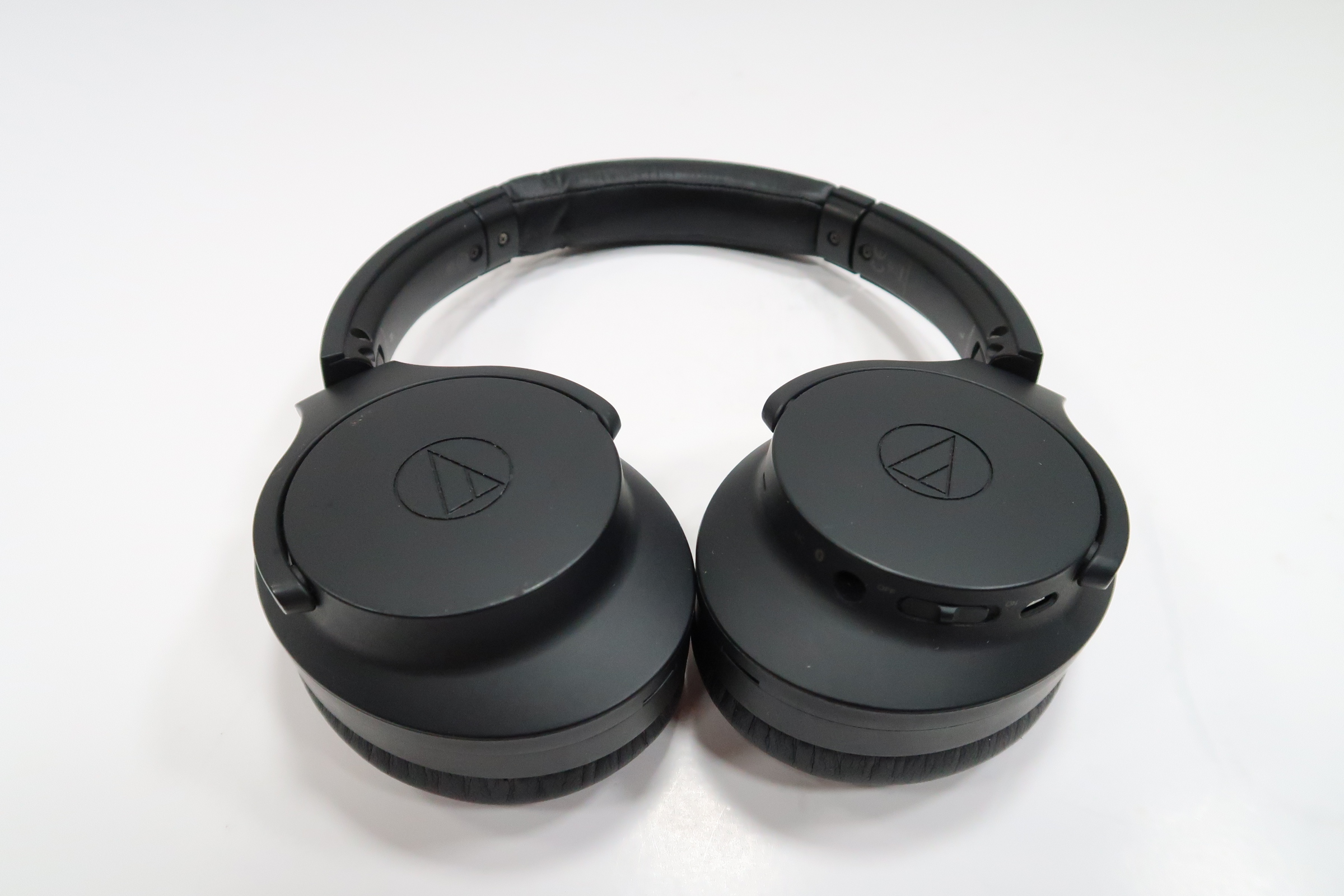 Audio Technica ATH-ANC700BT QuietPoint Wireless Noise-Cancelling ...