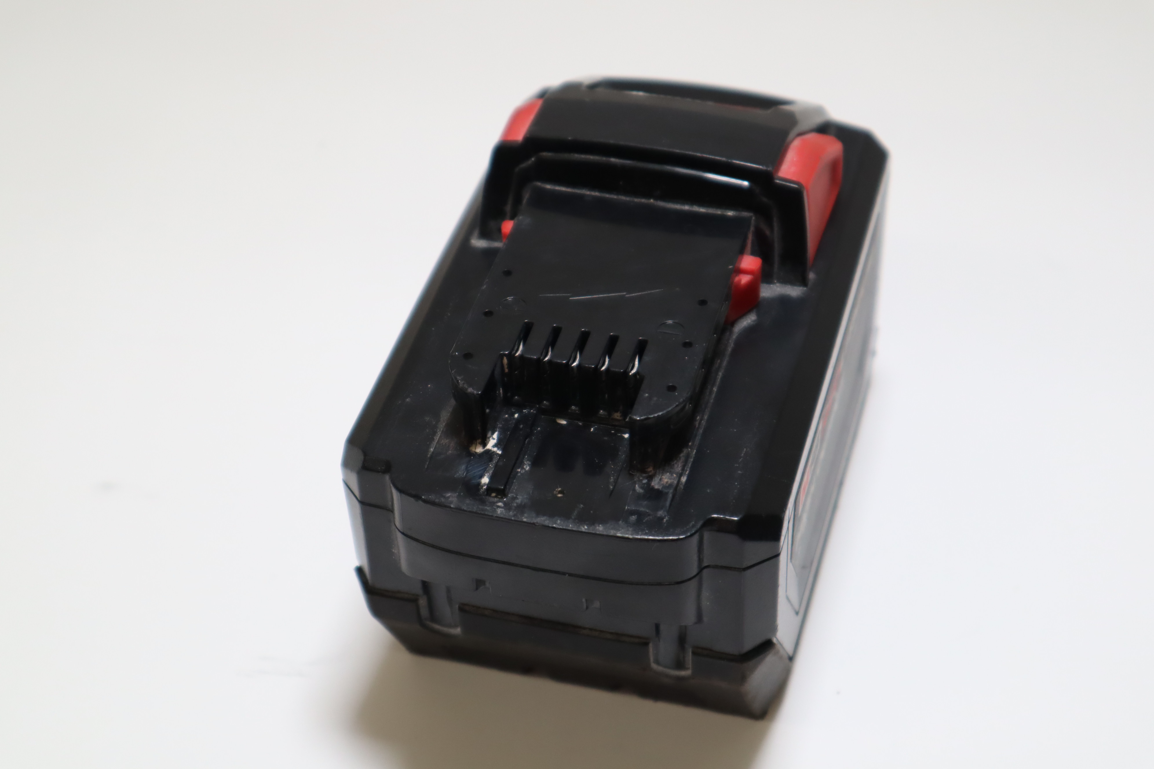 Milwaukee 12AH M18 Power Tool Battery Pack 3982