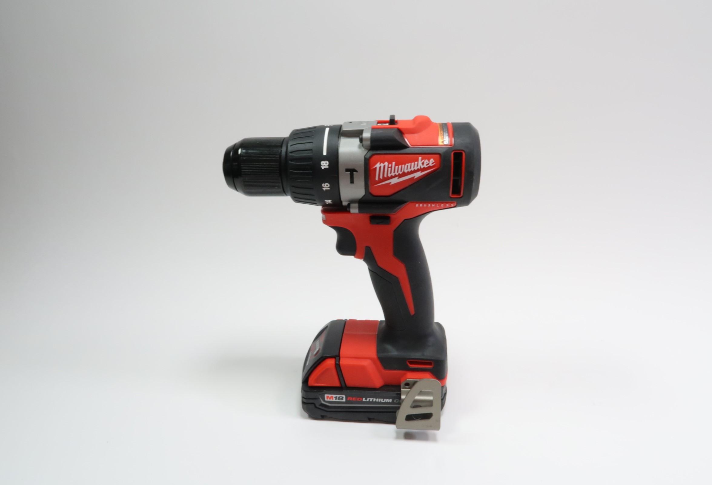 Milwaukee 2902-20 M18 18V Brushless Cordless 1/2" Hammer Drill Kit