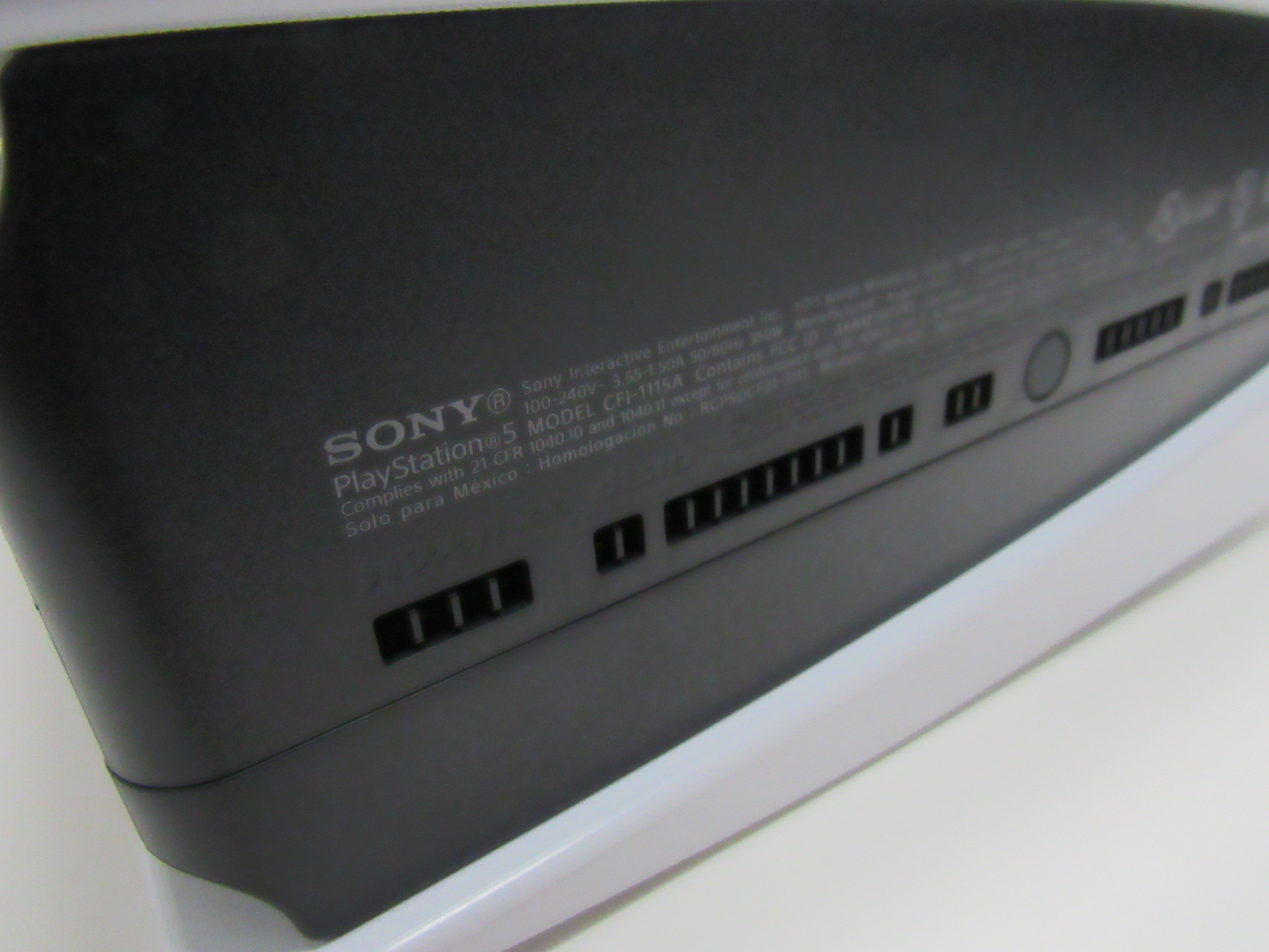 Sony PlayStation 5 CFI-1115A 825GB SSD 4K UHD Home Video Game Console 8877