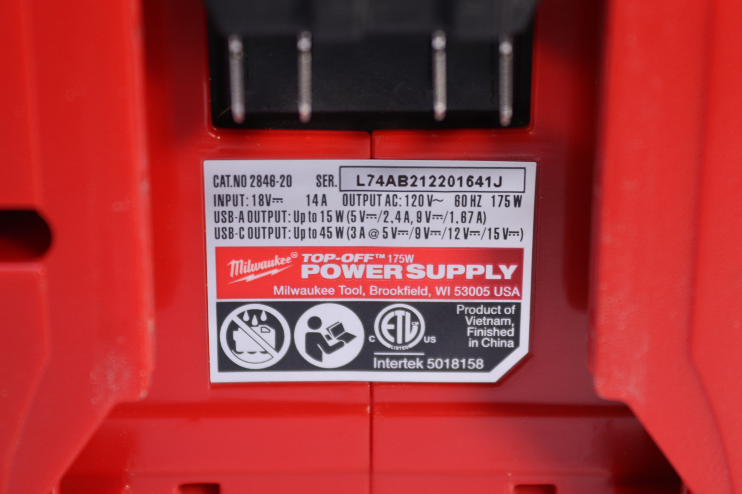 Milwaukee 2846-20 M18 18-Volt Lithium-Ion 175-Watt Powered Compact Inverter