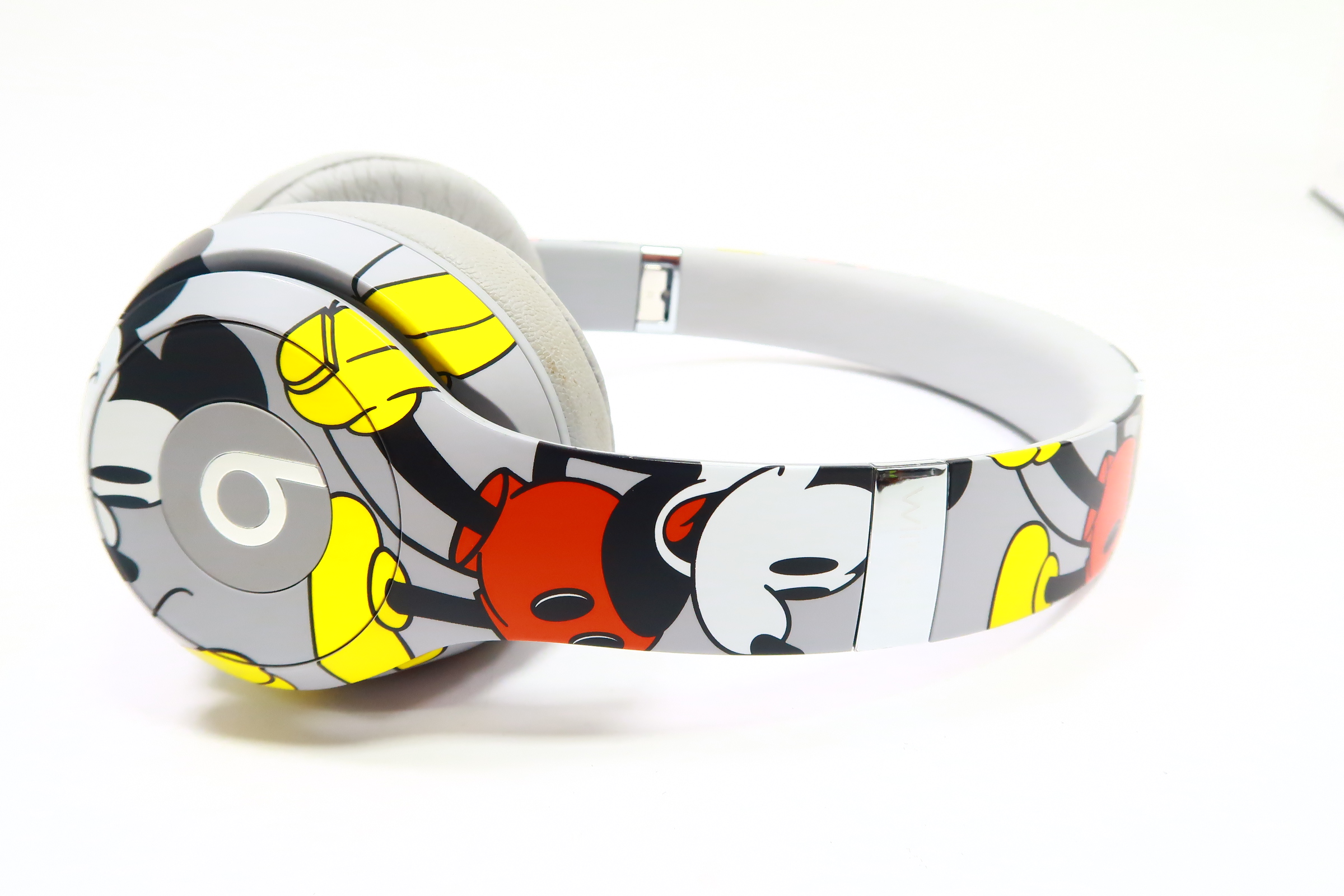 Beats Solo3 Wireless Mickey's 90th Anniversary Edition Headphones