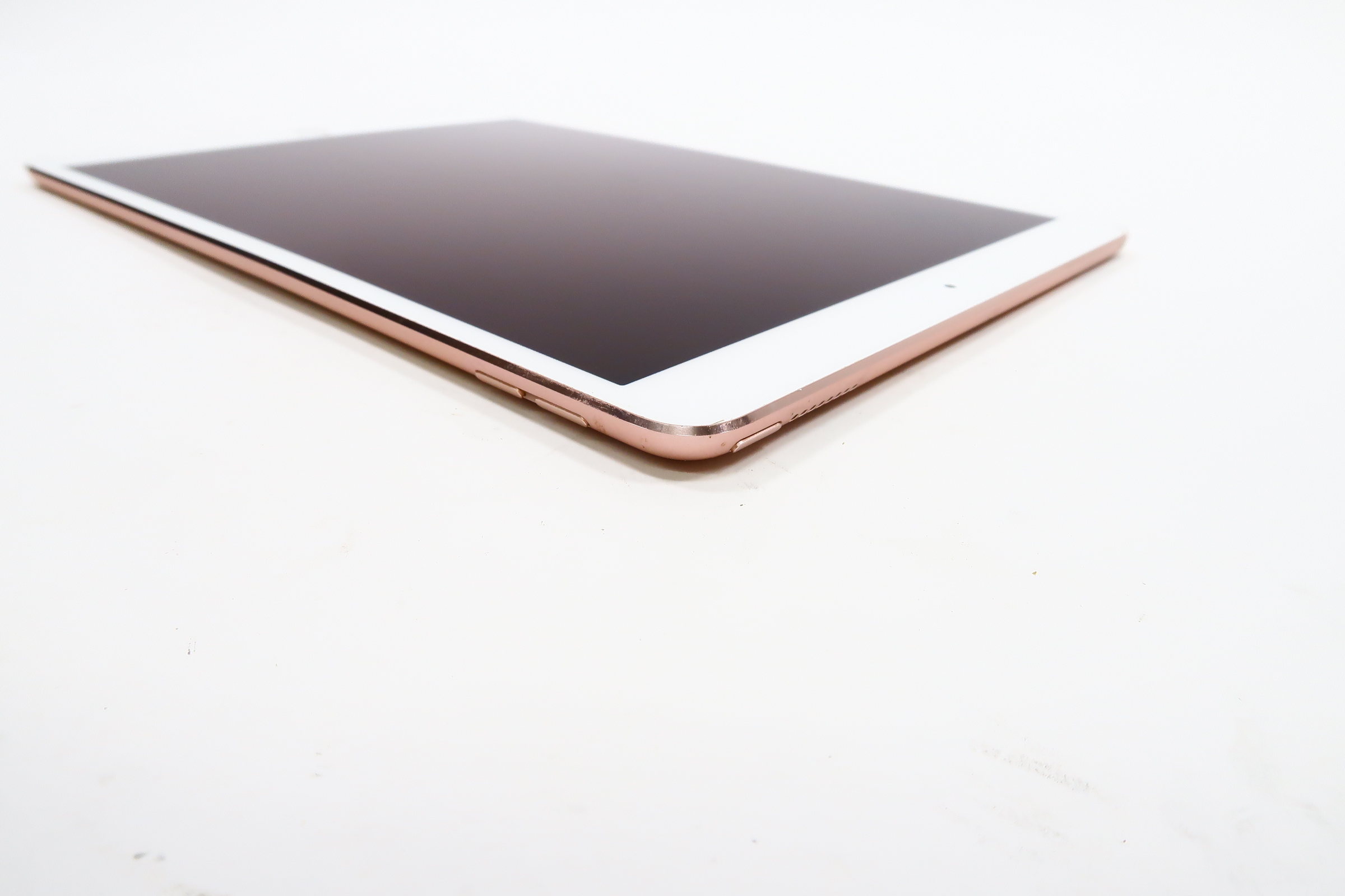 Apple iPad Pro MQDY2LL/A 64GB Rose Gold Wi-Fi 10.5-inch Tablet Apple iPad Pro MQDY2LL/A 64GB Rose Gold Wi-Fi 10.5-inch Tablet