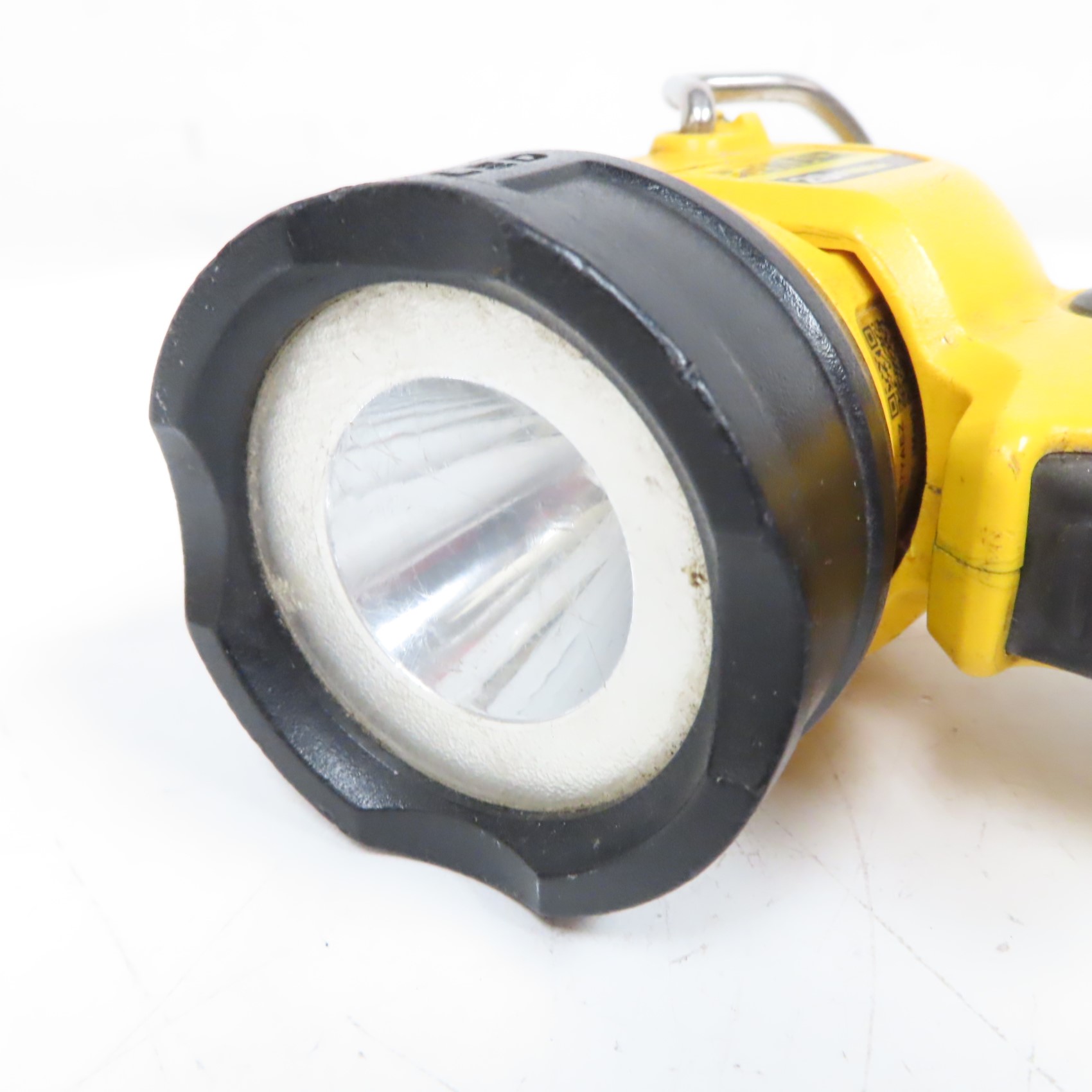 DeWalt DCL040 MAX 20V LED Cordless Handheld Work Flashlight Kit