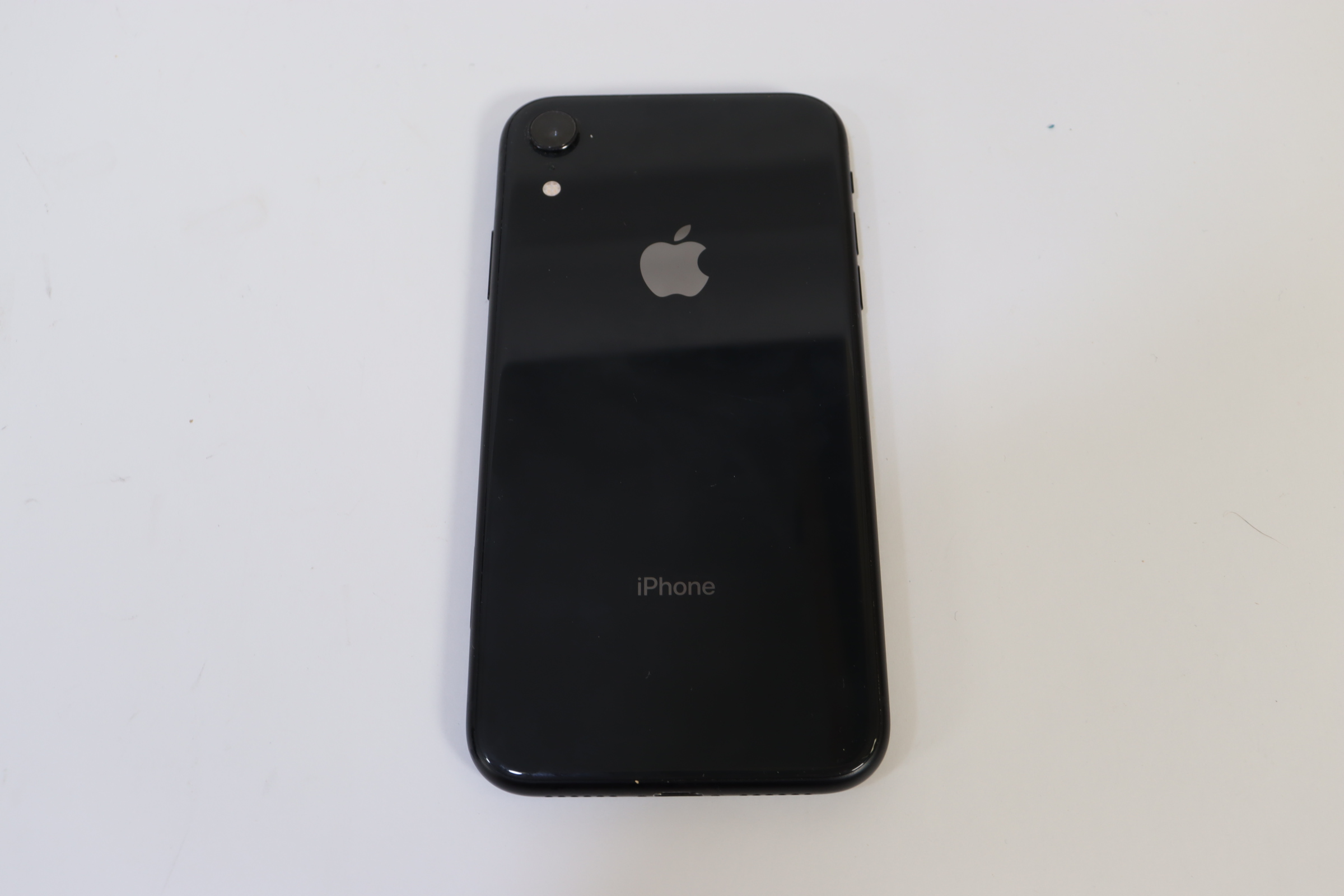 Apple iPhone XR MRYR2LL/A 64GB 6.1" 12 MP Smartphone - Verizon