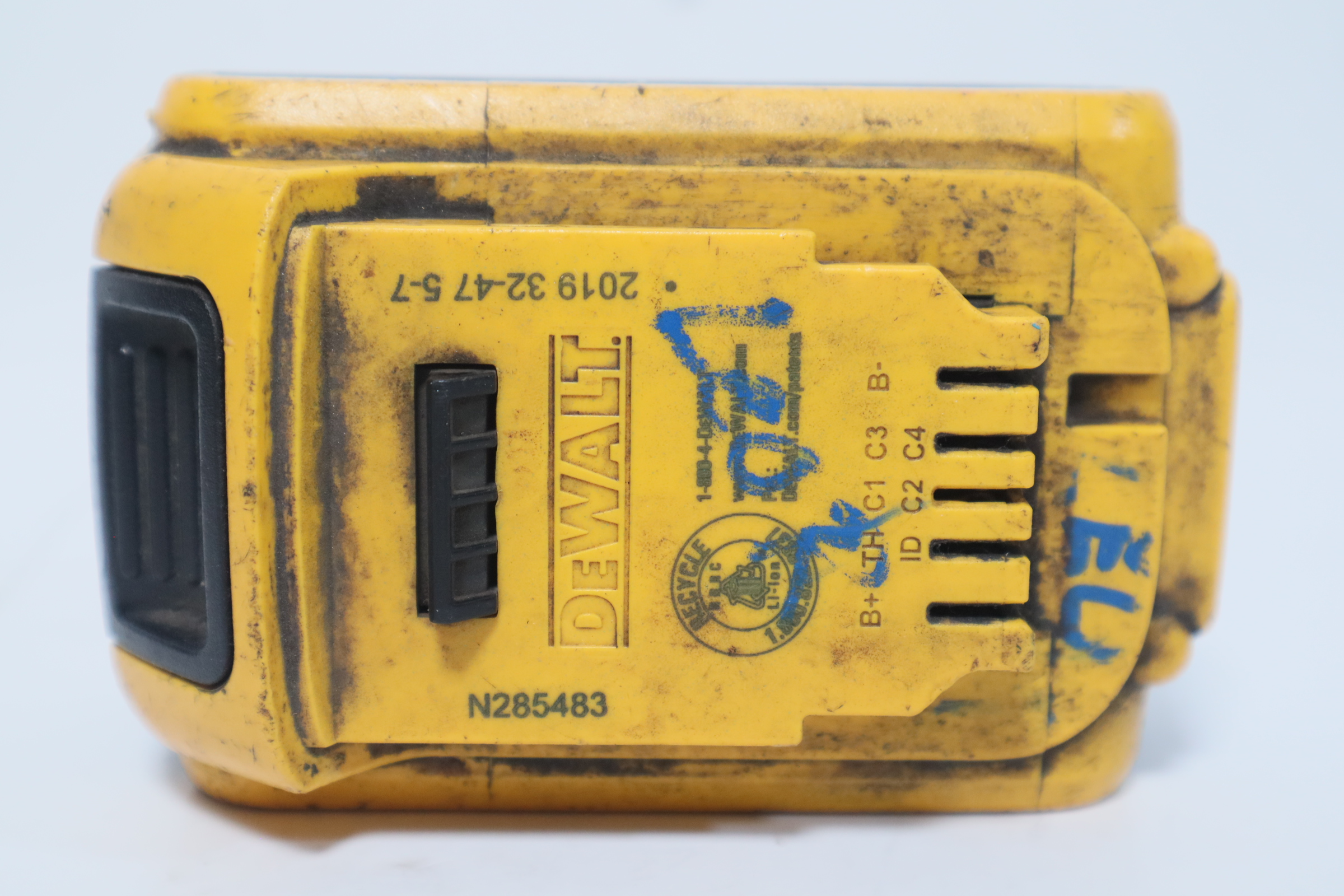 DeWalt DCS438 20V MAX XR Brushless Cordless 3" Cut-Off Tool V5XM & Battery