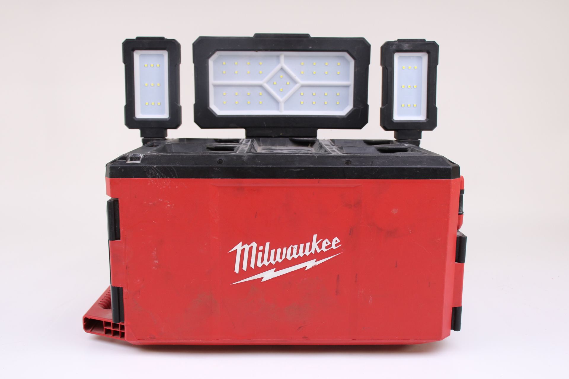 Milwaukee 2357-20 PACKOUT M18 18V Lithium-Ion Cordless 3000 Lumens LED ...