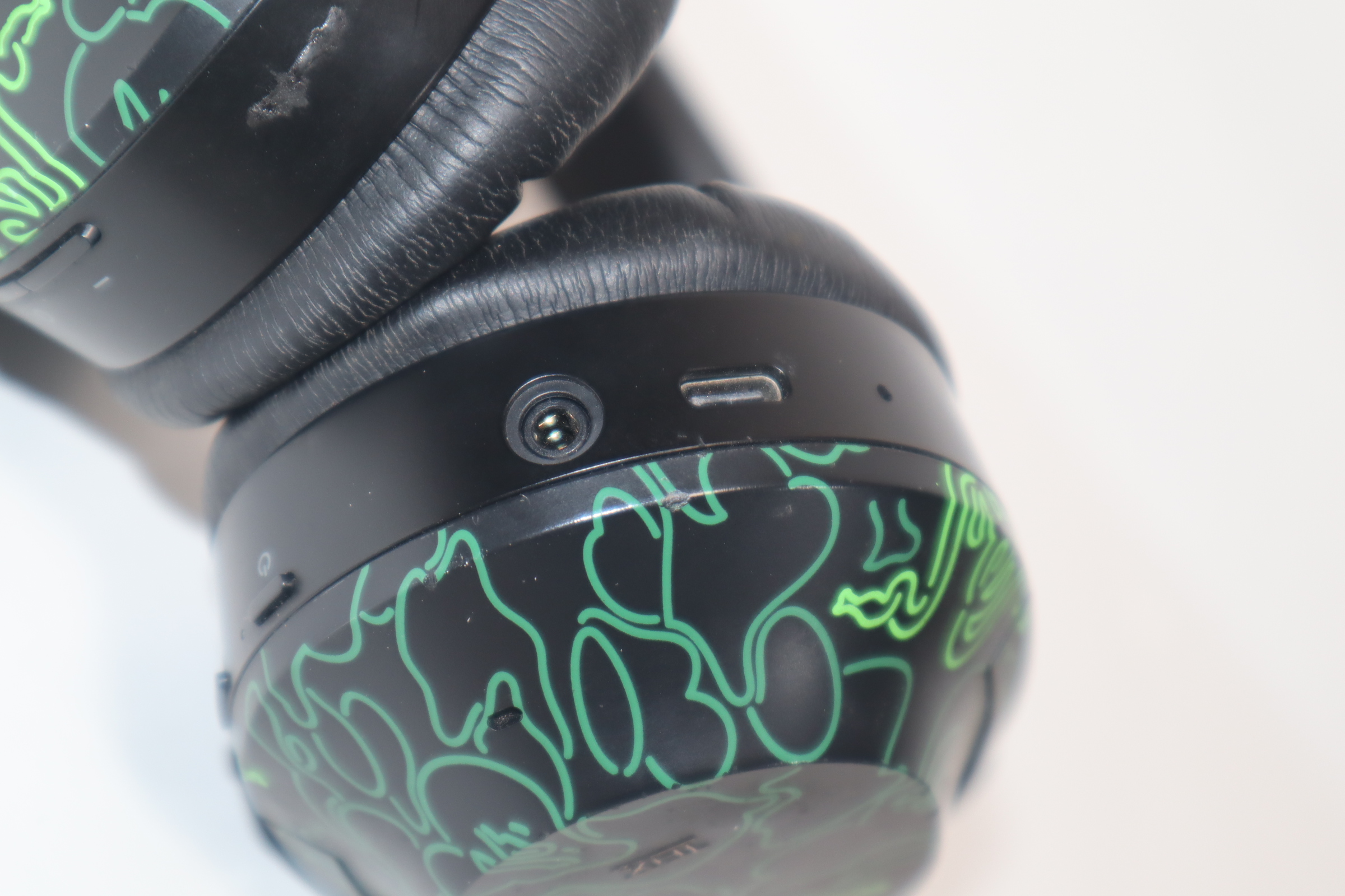 Razer x A Bathing Ape Opus RZ04-024901 THX Noise Cancelling Bluetooth ...